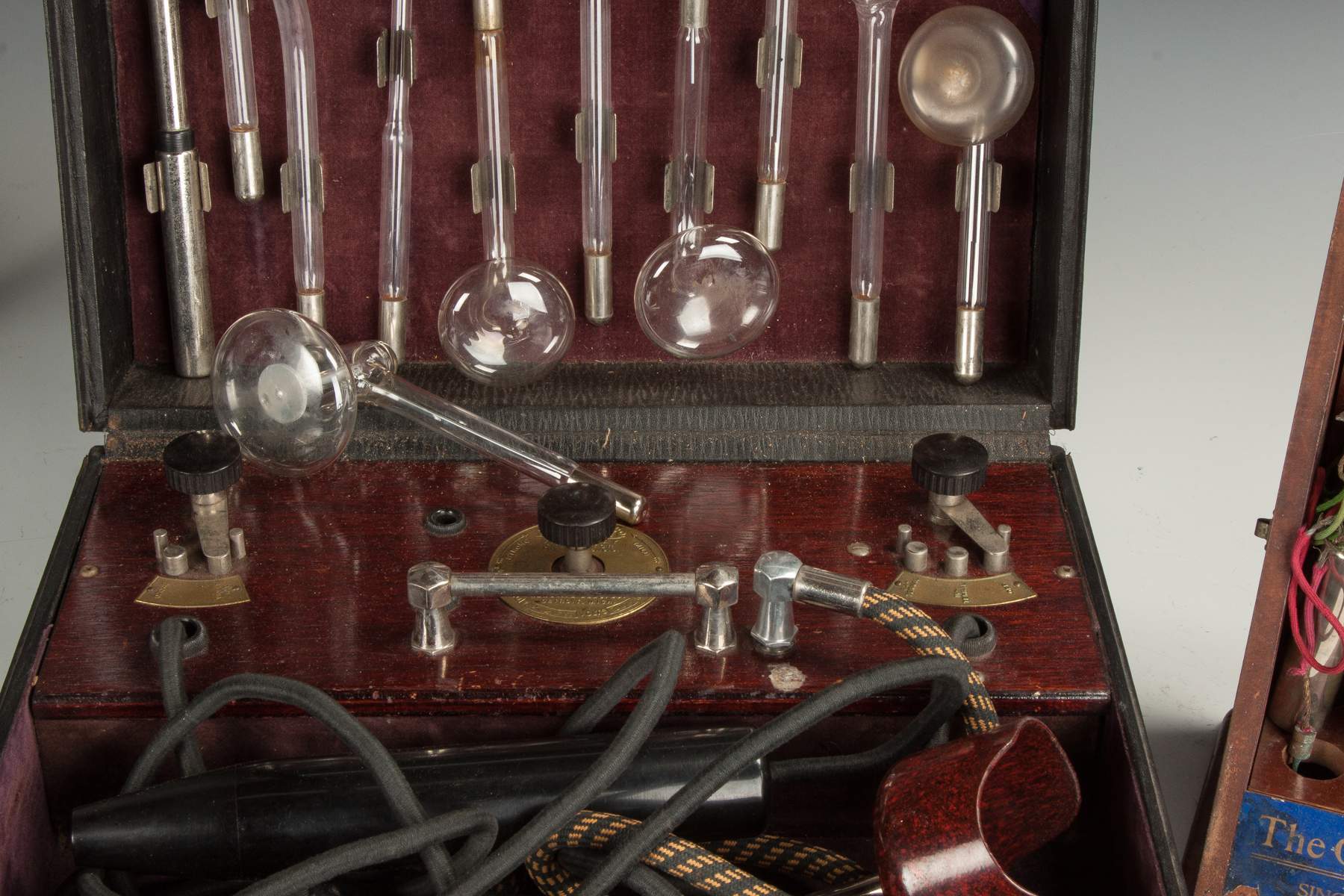 Renu Life Violet Ray Generator | Cottone Auctions