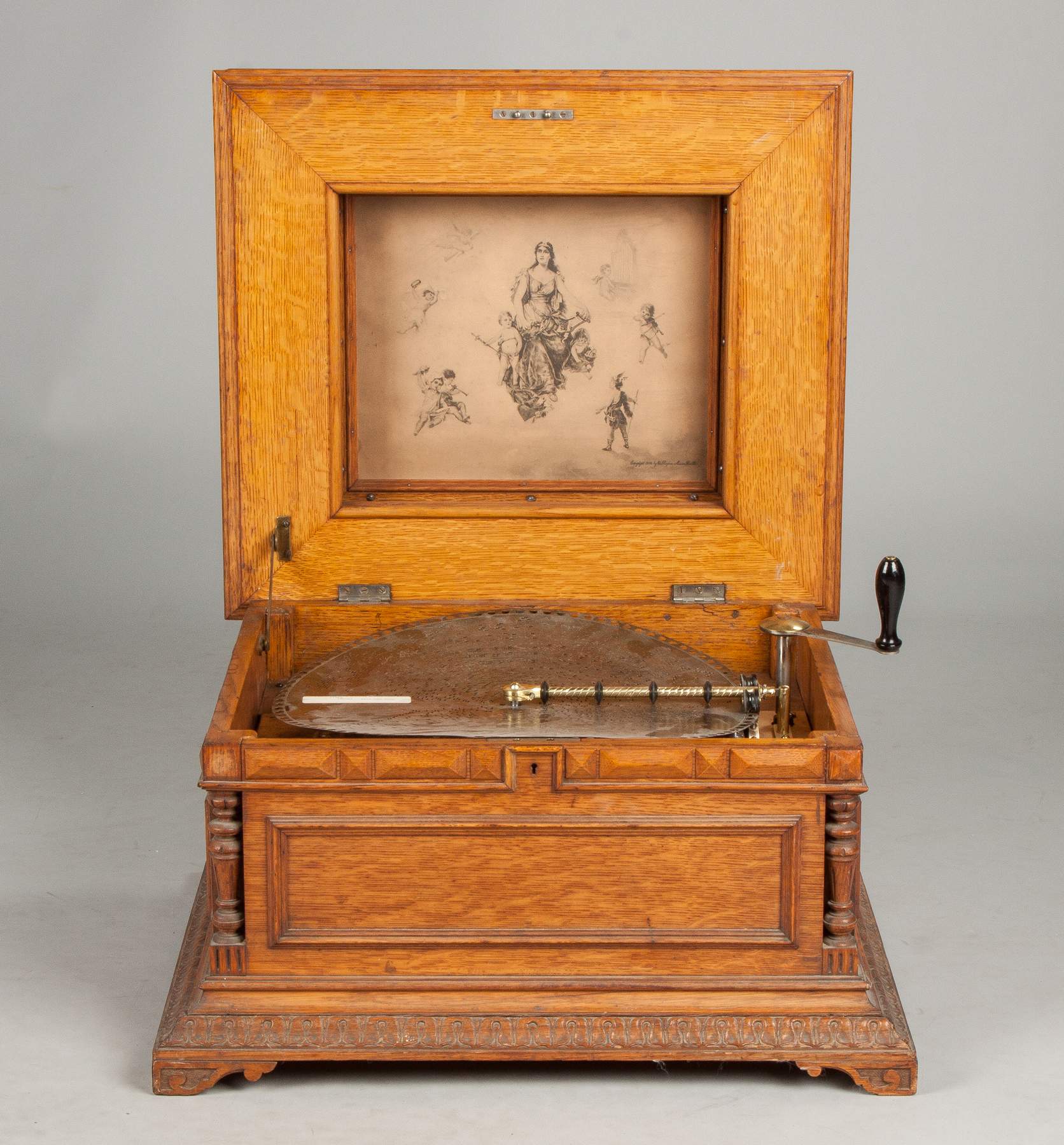 Regina Double Comb Disk Music Box | Cottone Auctions