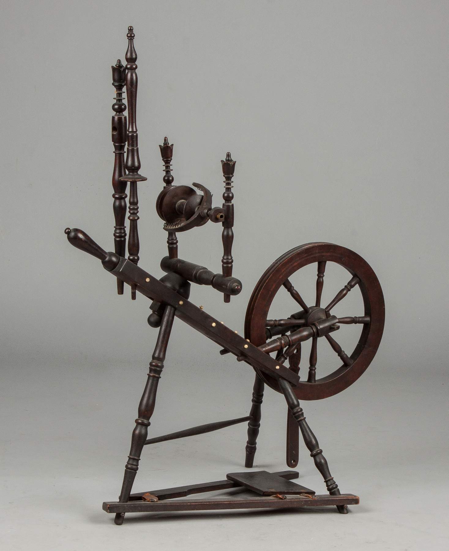 Diminutive Flax Spinning Wheel | Cottone Auctions