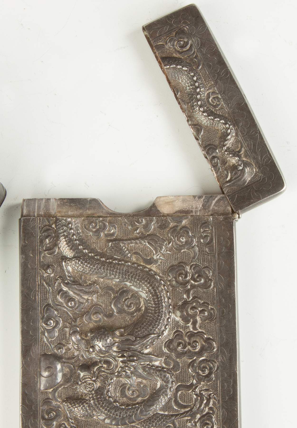 Victorian Snuff Box & Chinese Silver Card Case | Cottone Auctions