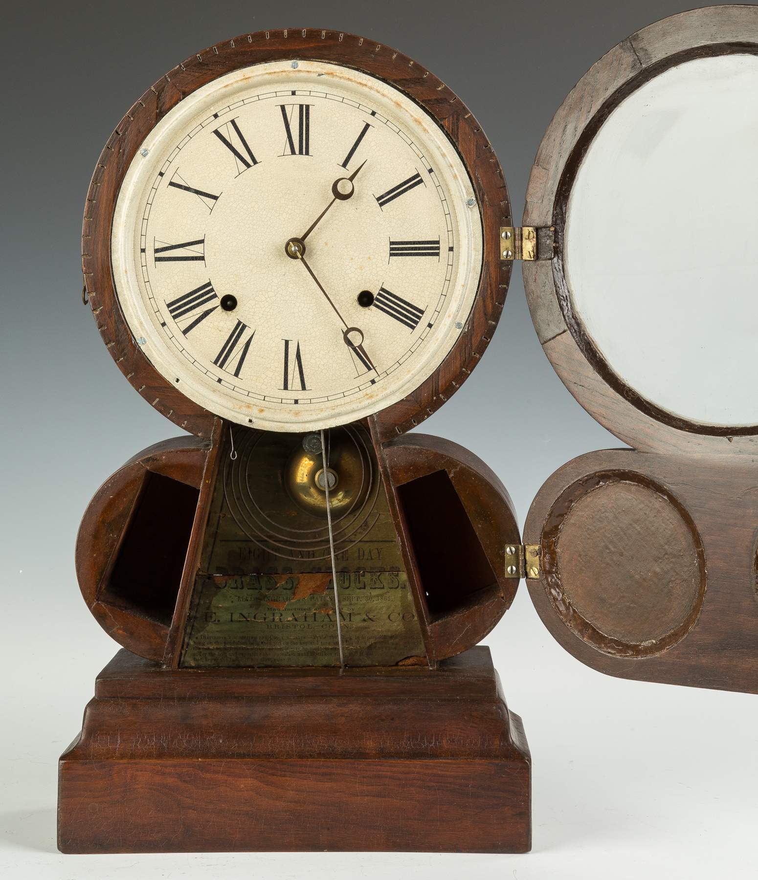 E. Ingraham Spectacle Shelf Clock | Cottone Auctions