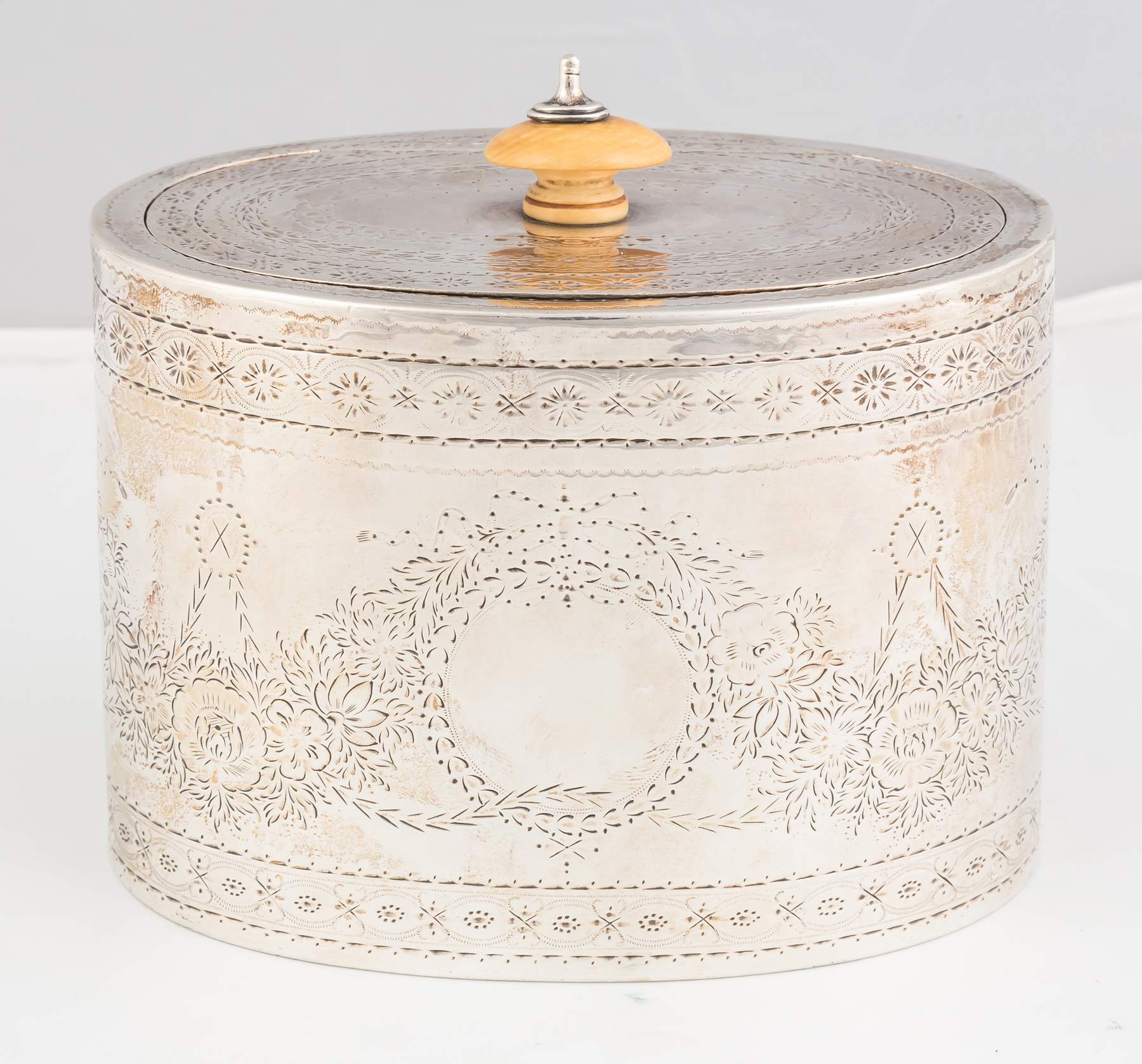 Edward and Jonathan Barnard Silver Tea Caddy, London | Cottone Auctions