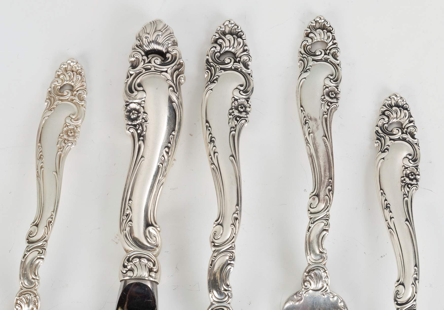Gorham Sterling Silver Flatware - Décor Pattern | Cottone Auctions