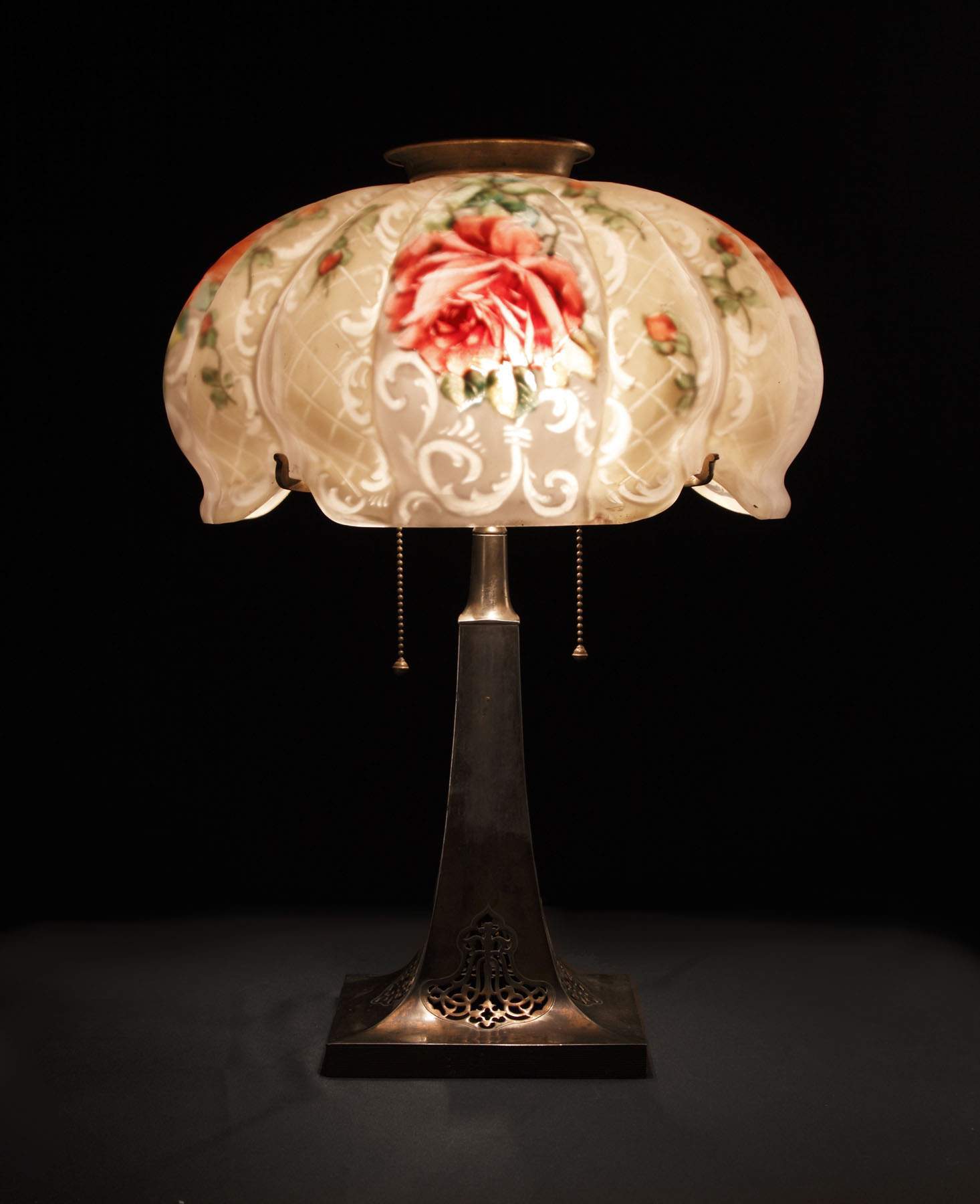 Pairpoint Reverse Painted Rose Lamp | Cottone Auctions