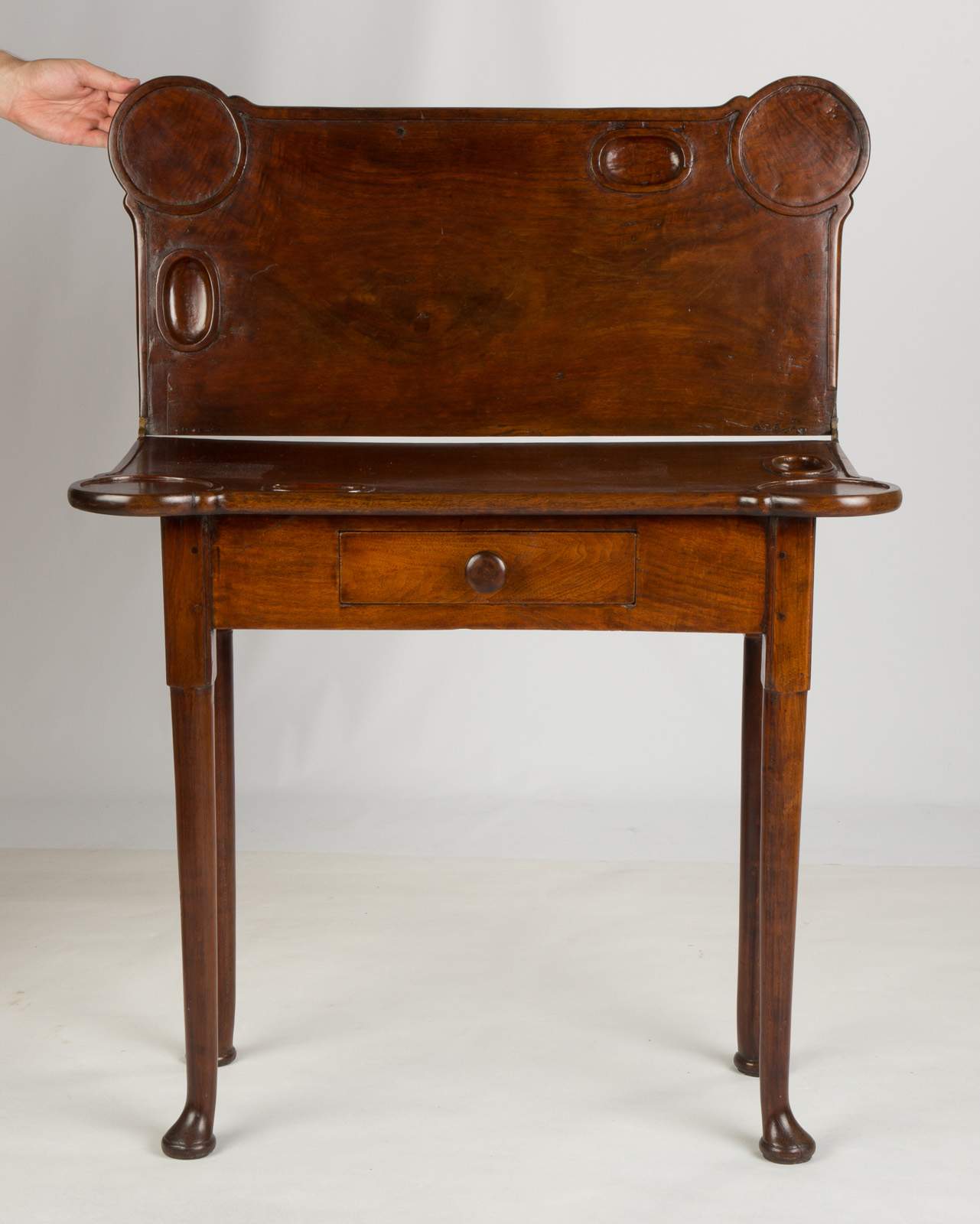 Queen Ann Walnut Porringer Game Table | Cottone Auctions