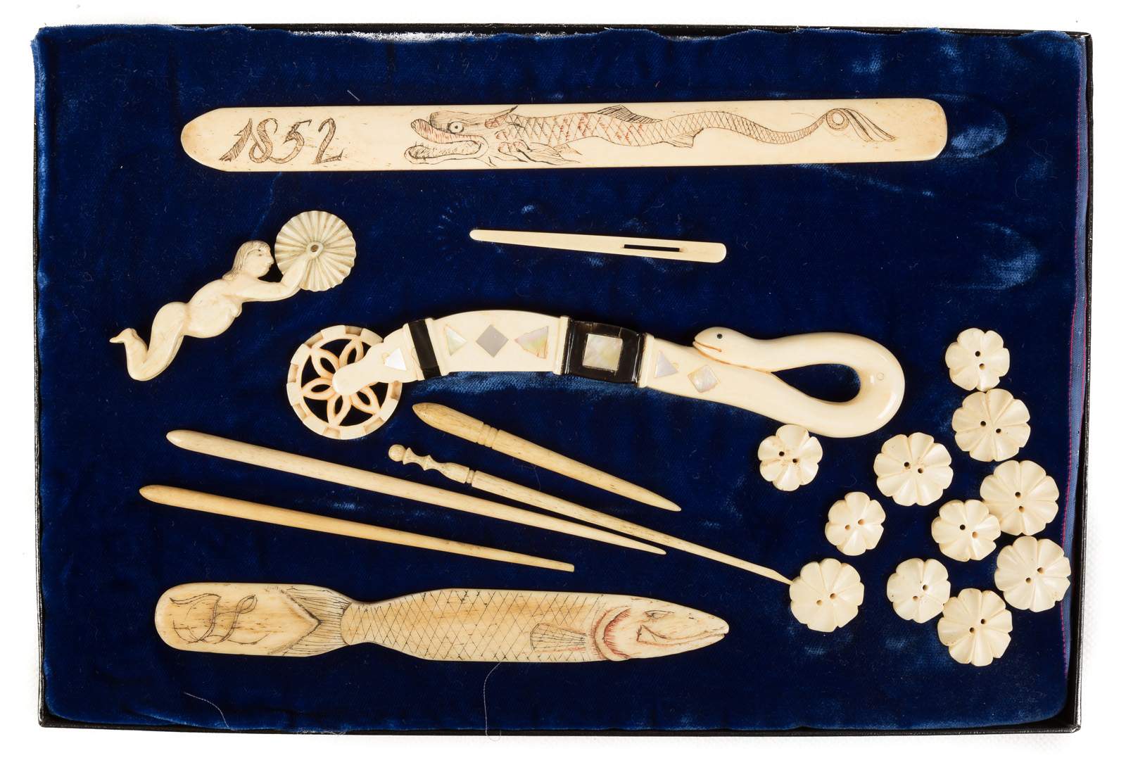 Group of 19th Century Scrimshaw Items | Cottone Auctions