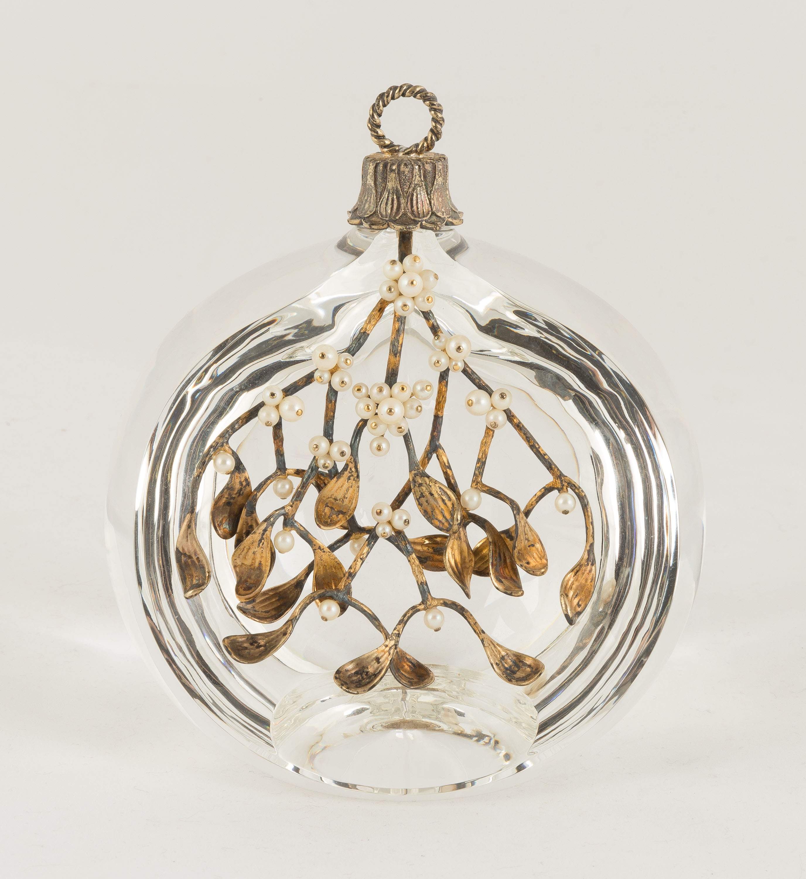 Steuben, Donald Pollard, Crystal "Mistletoe" | Cottone Auctions