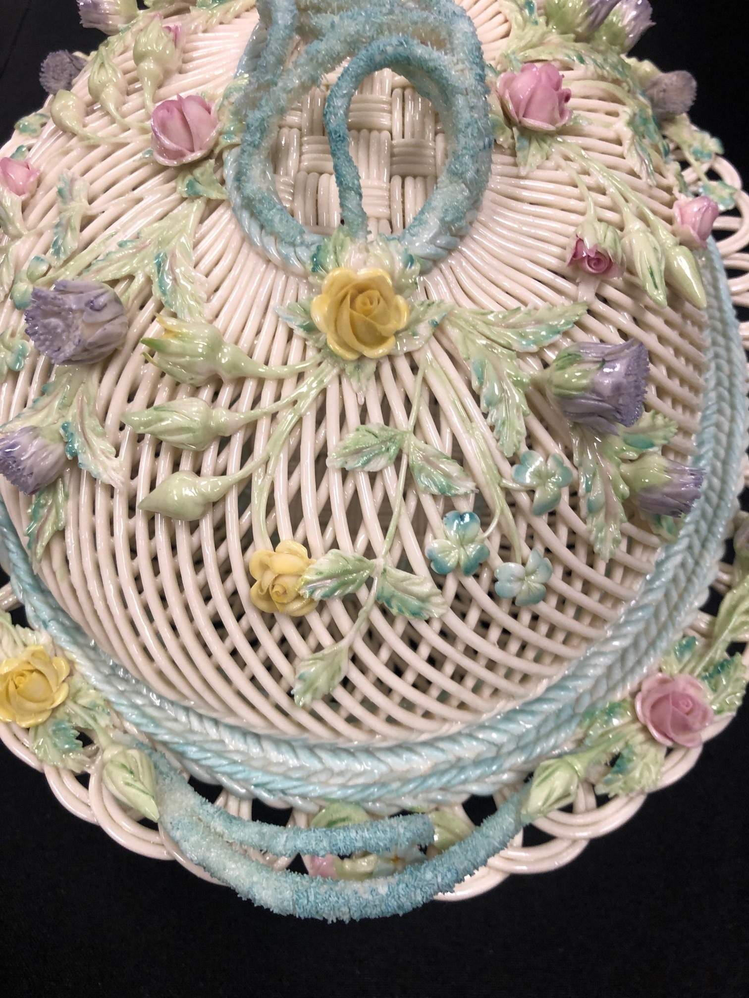 Rare Belleek Oval Reticulated Covered Basket | Cottone Auctions