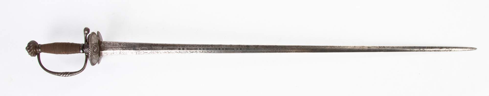Queen's Dragoon Guard Dress Sword | Cottone Auctions