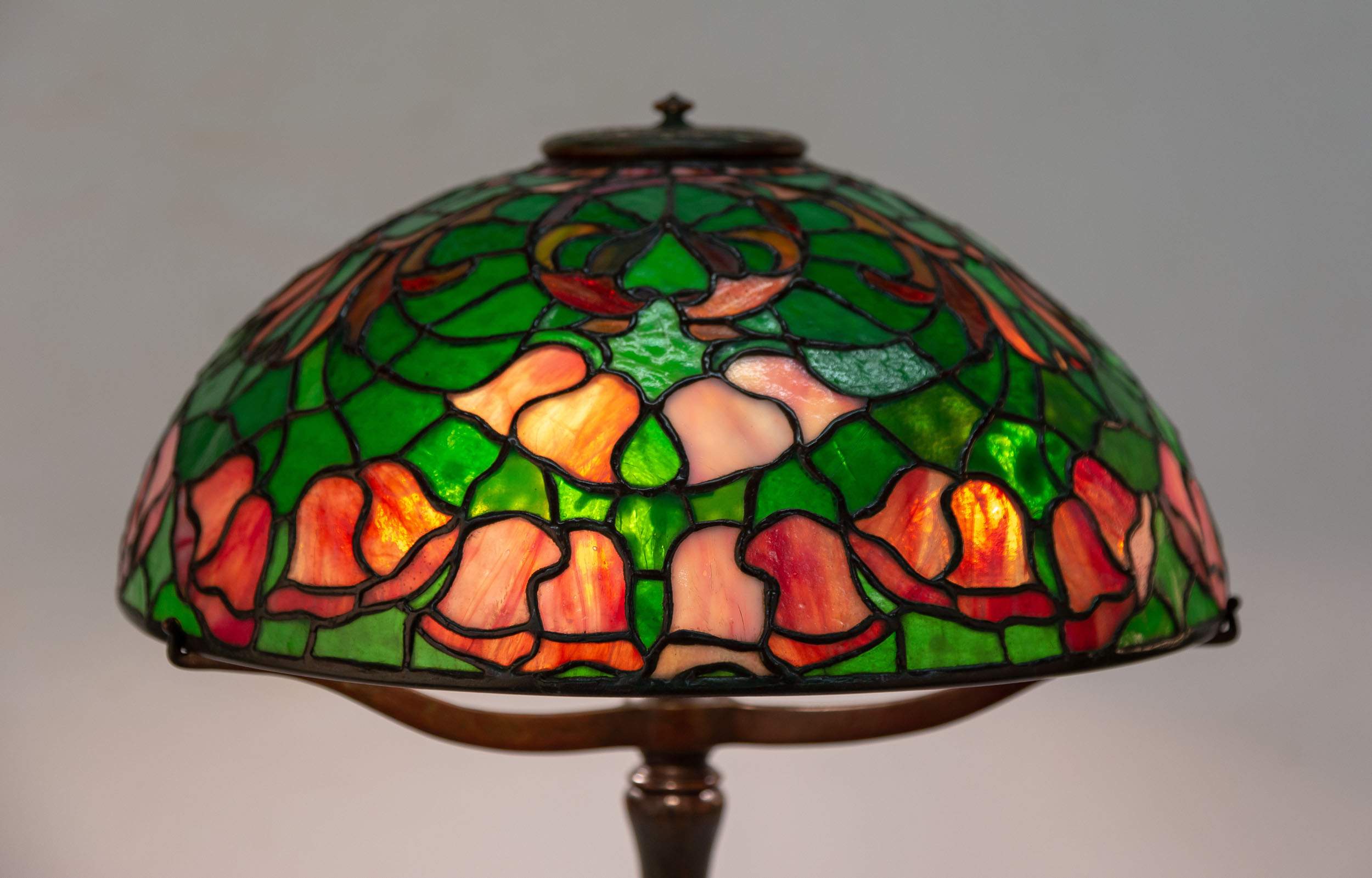 Tiffany Studios, NY Bellflower Table Lamp | Cottone Auctions