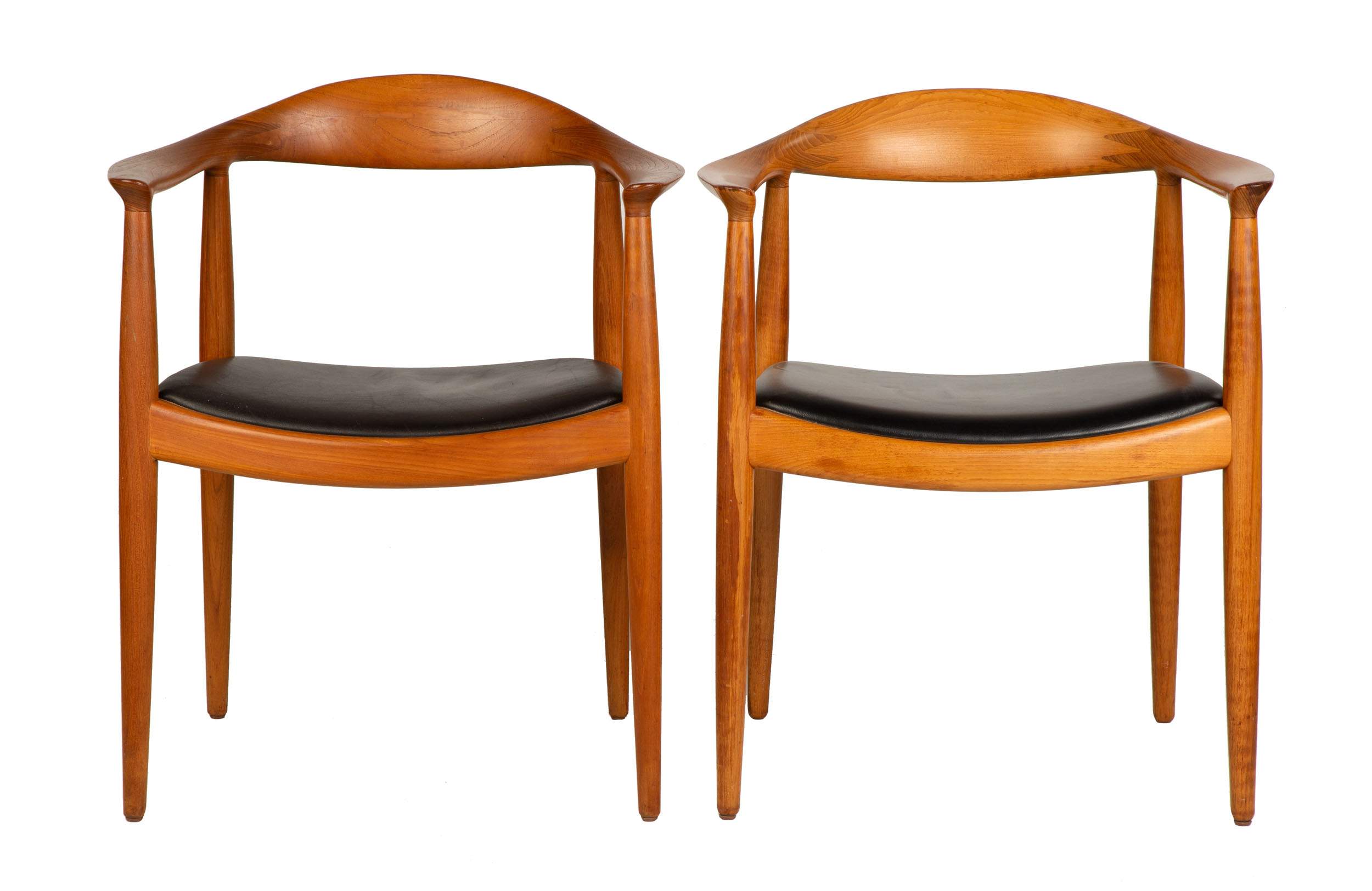 Two Hans Wegner, "The Round/Classic Chair", No 501 | Cottone Auctions