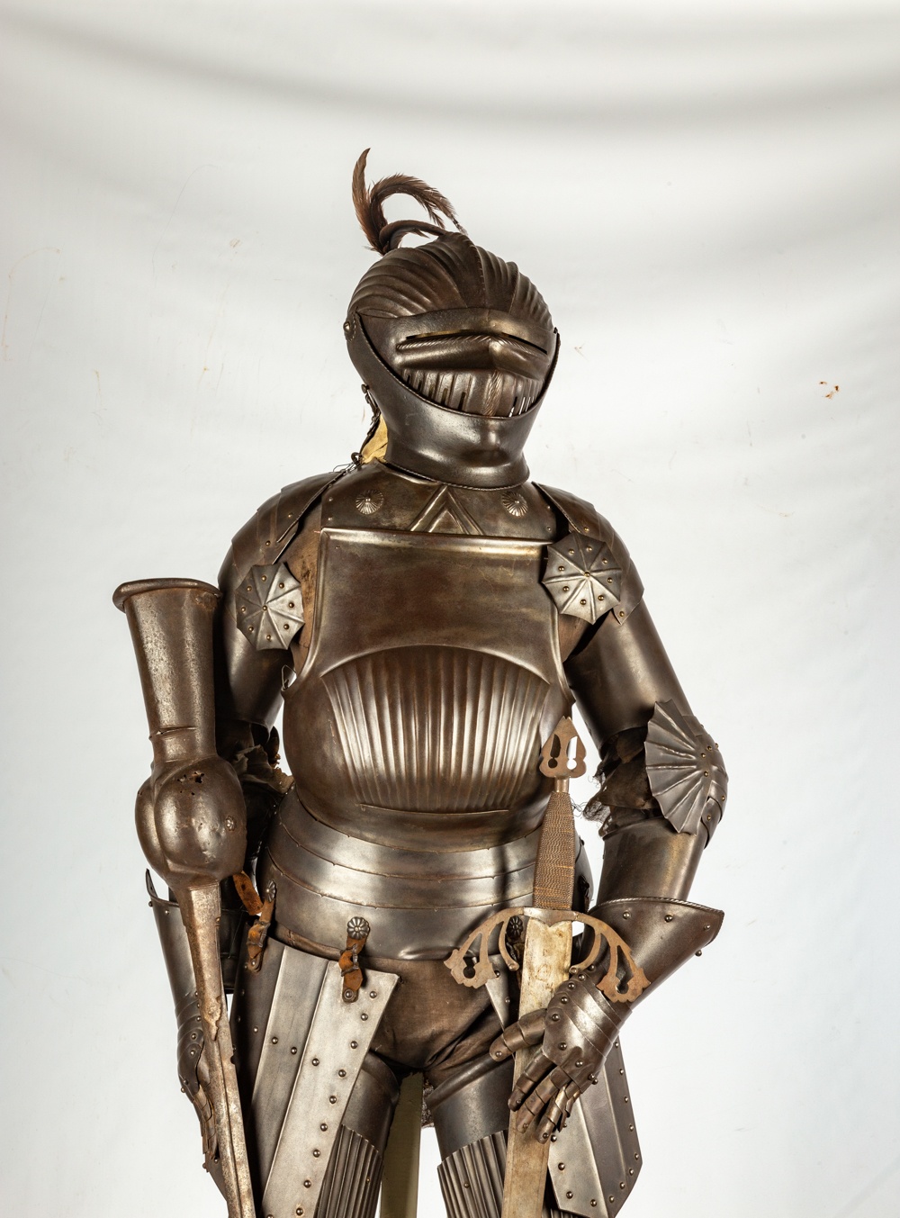 Full Size Suit of Jousting Armor | Cottone Auctions