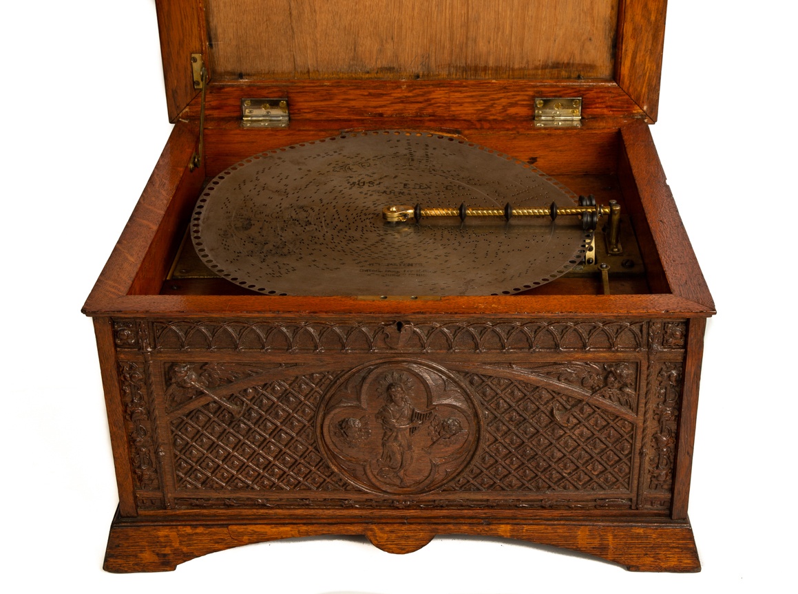Regina Disk Music Box | Cottone Auctions