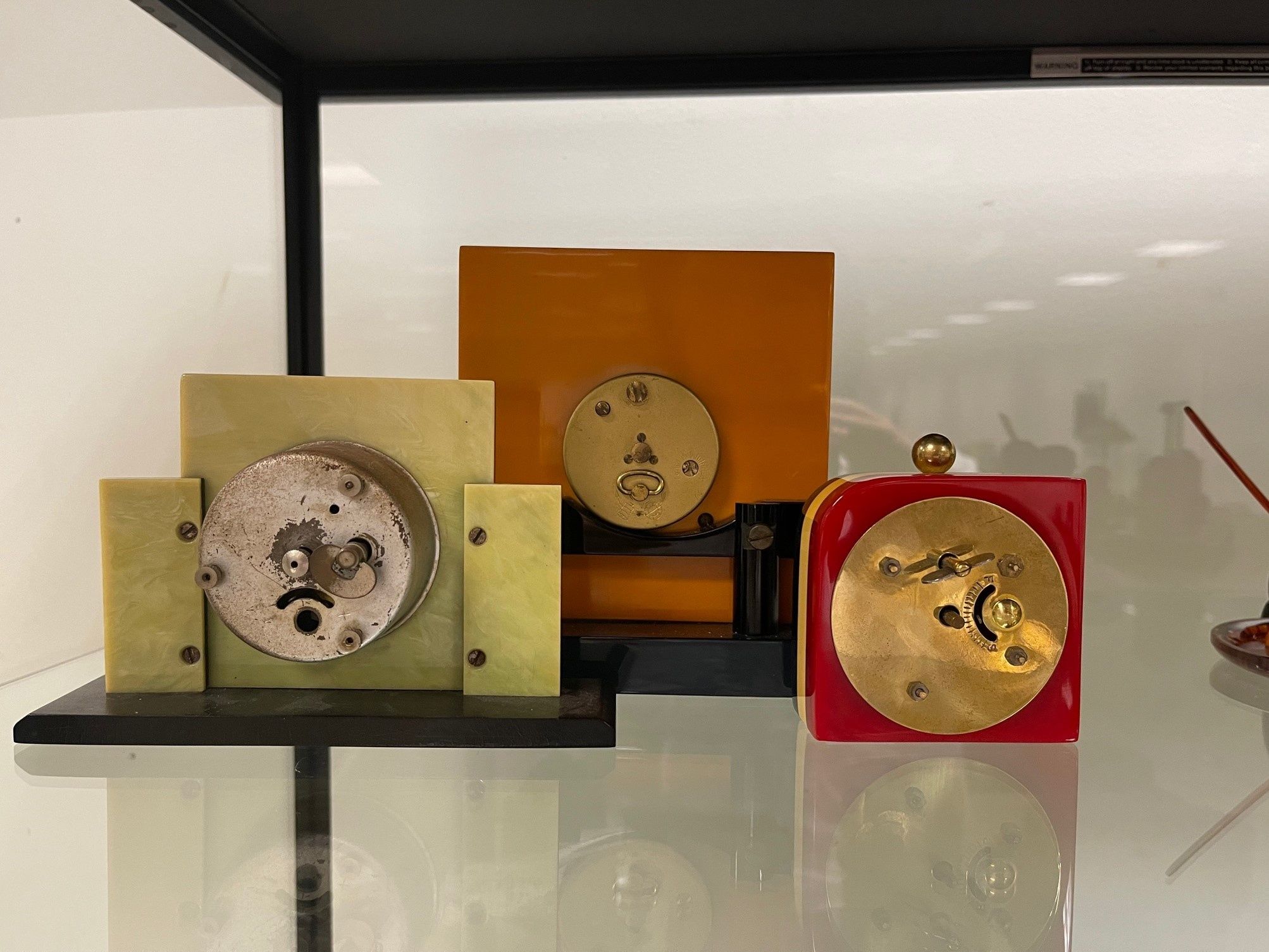 (3) Bakelite Desk Clocks | Cottone Auctions