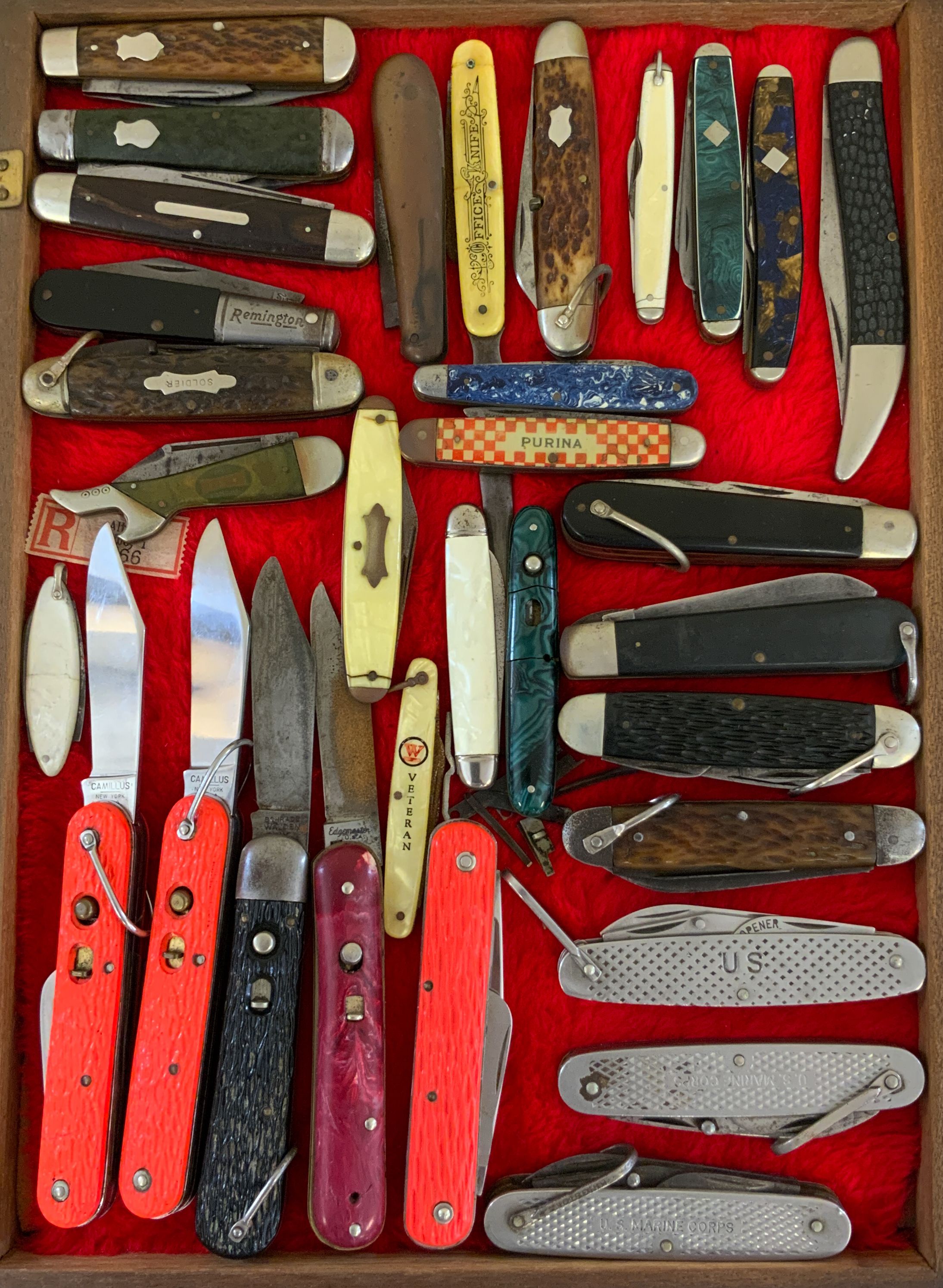 Collection of Folding Pocket Knives with Case | Cottone Auctions