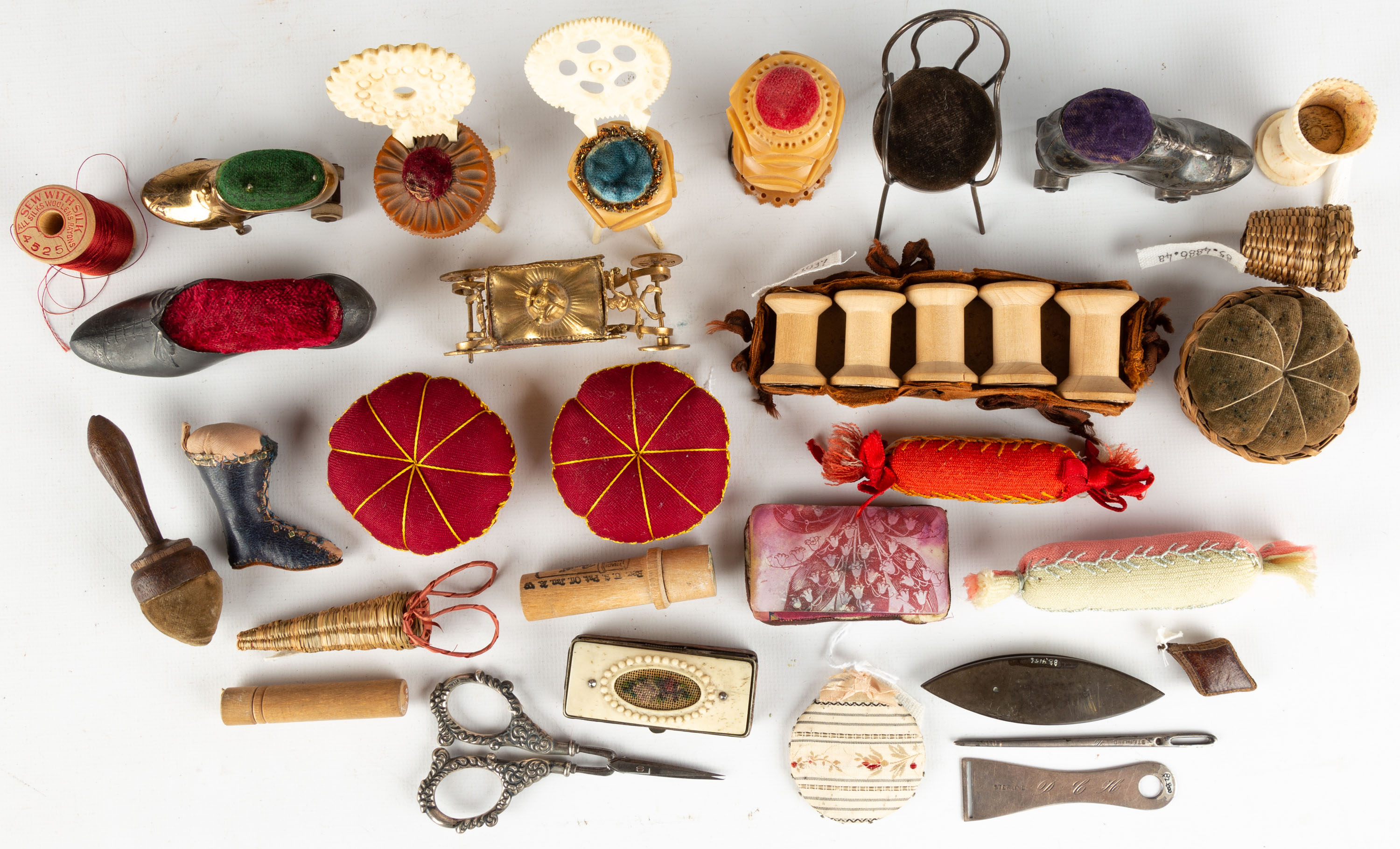 Antique Sewing Accessories | Cottone Auctions