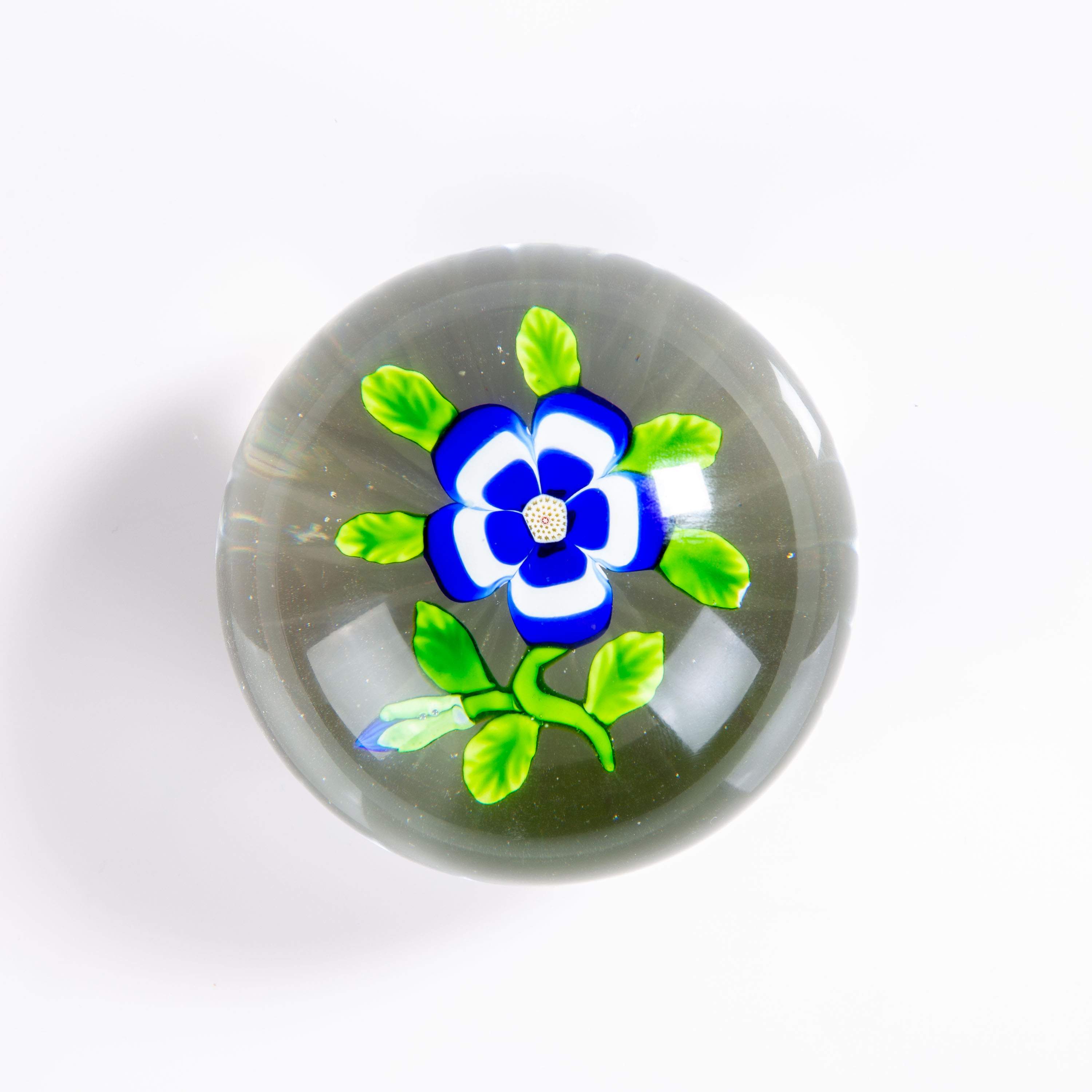 Baccarat Primrose Star Cut Paperweight | Cottone Auctions