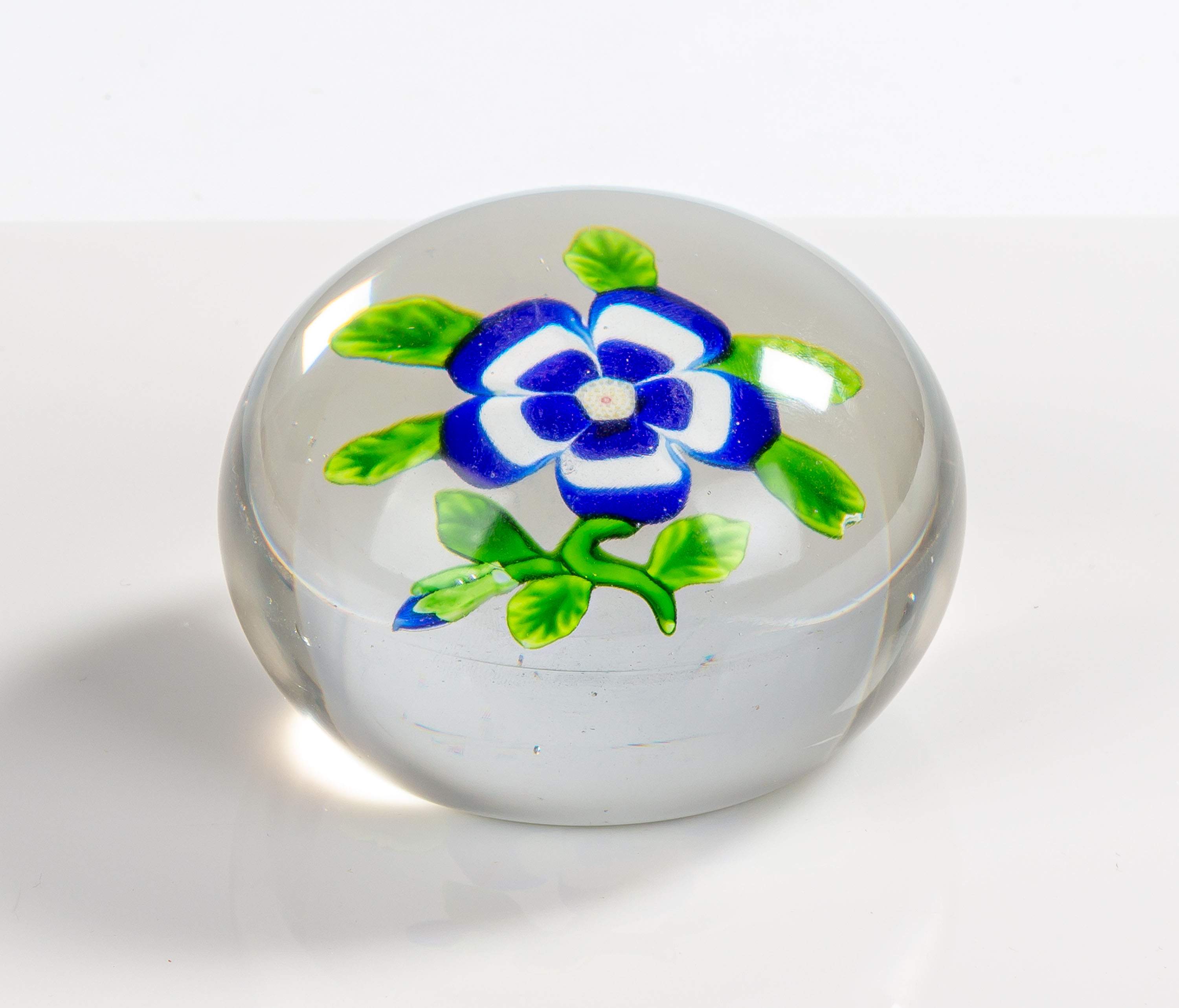 Baccarat Primrose Star Cut Paperweight | Cottone Auctions