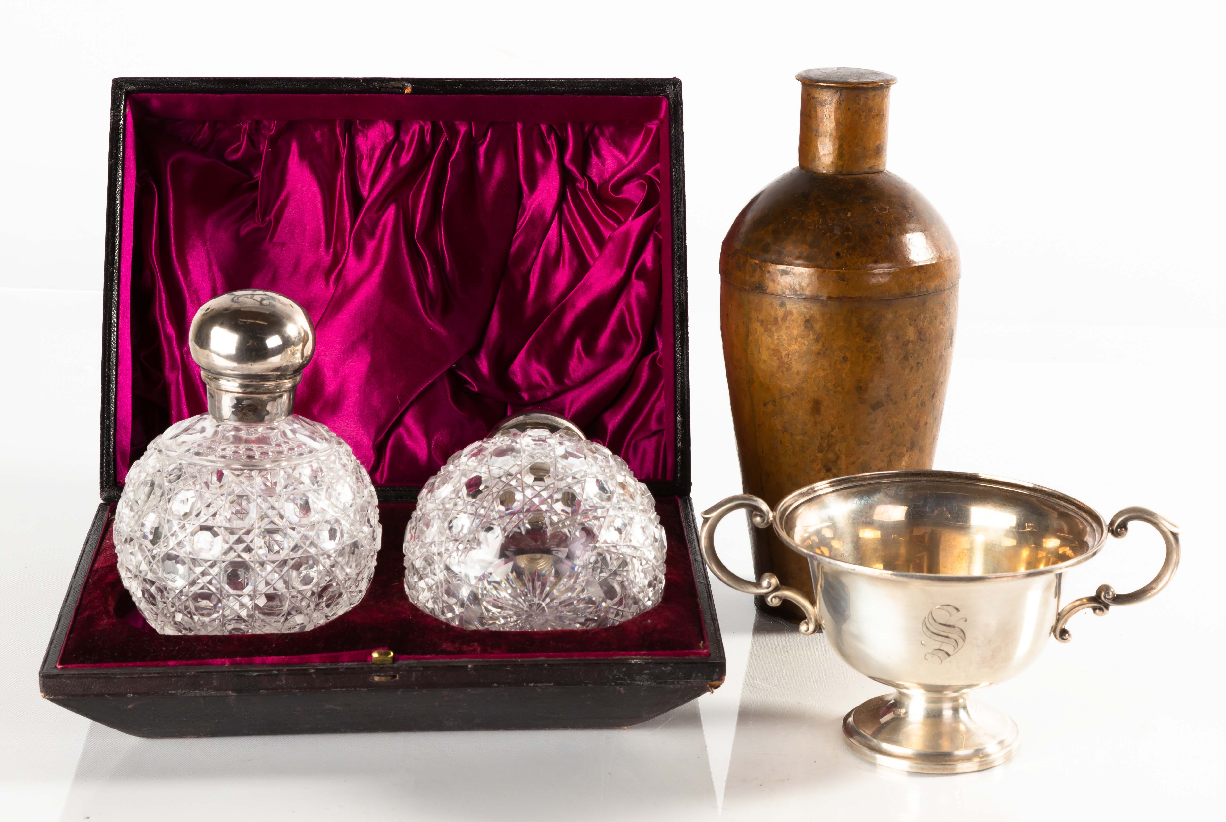 20th Century Decorative Items | Cottone Auctions