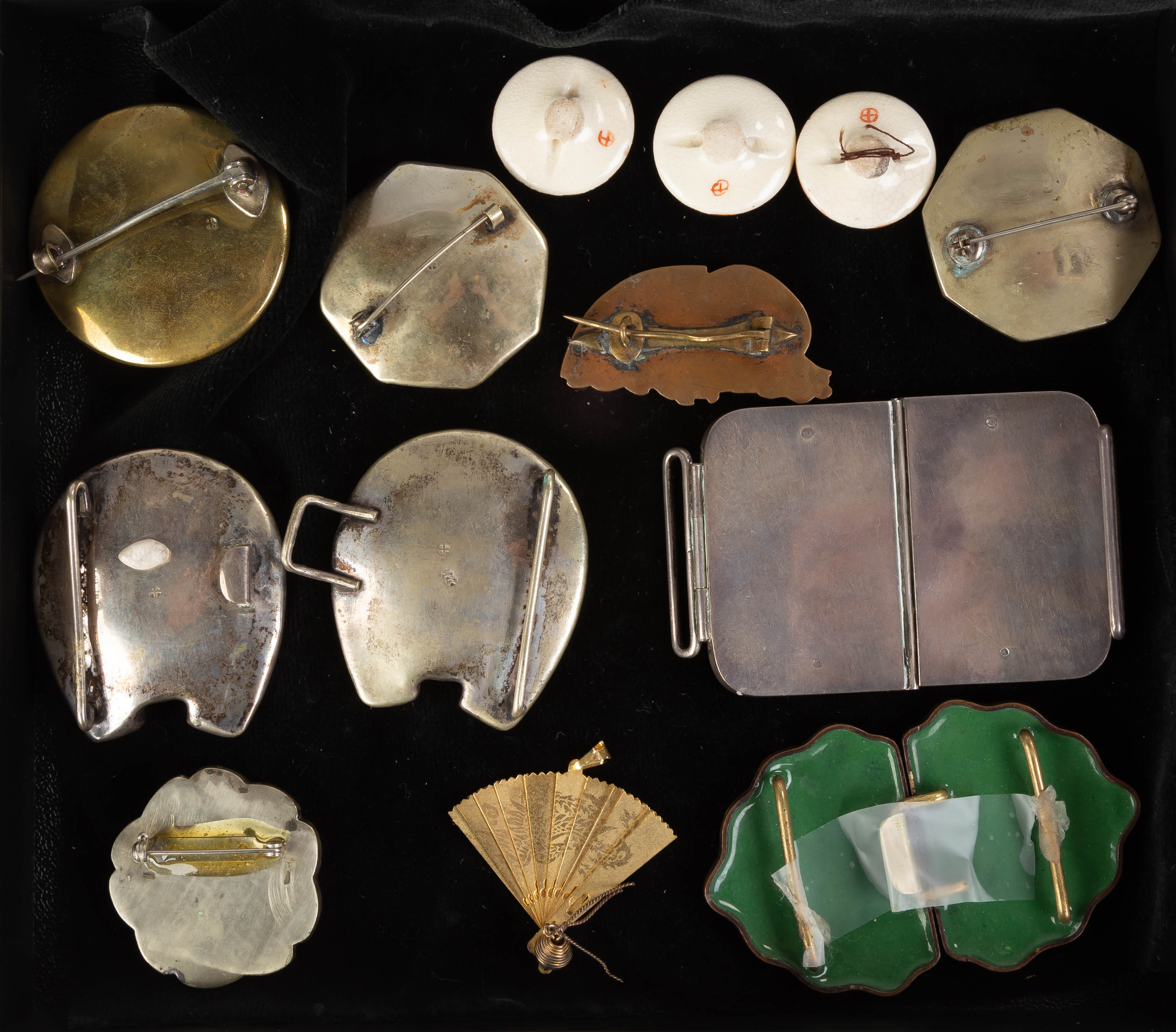 Various Japanese Buttons, Buckles, and Pins | Cottone Auctions