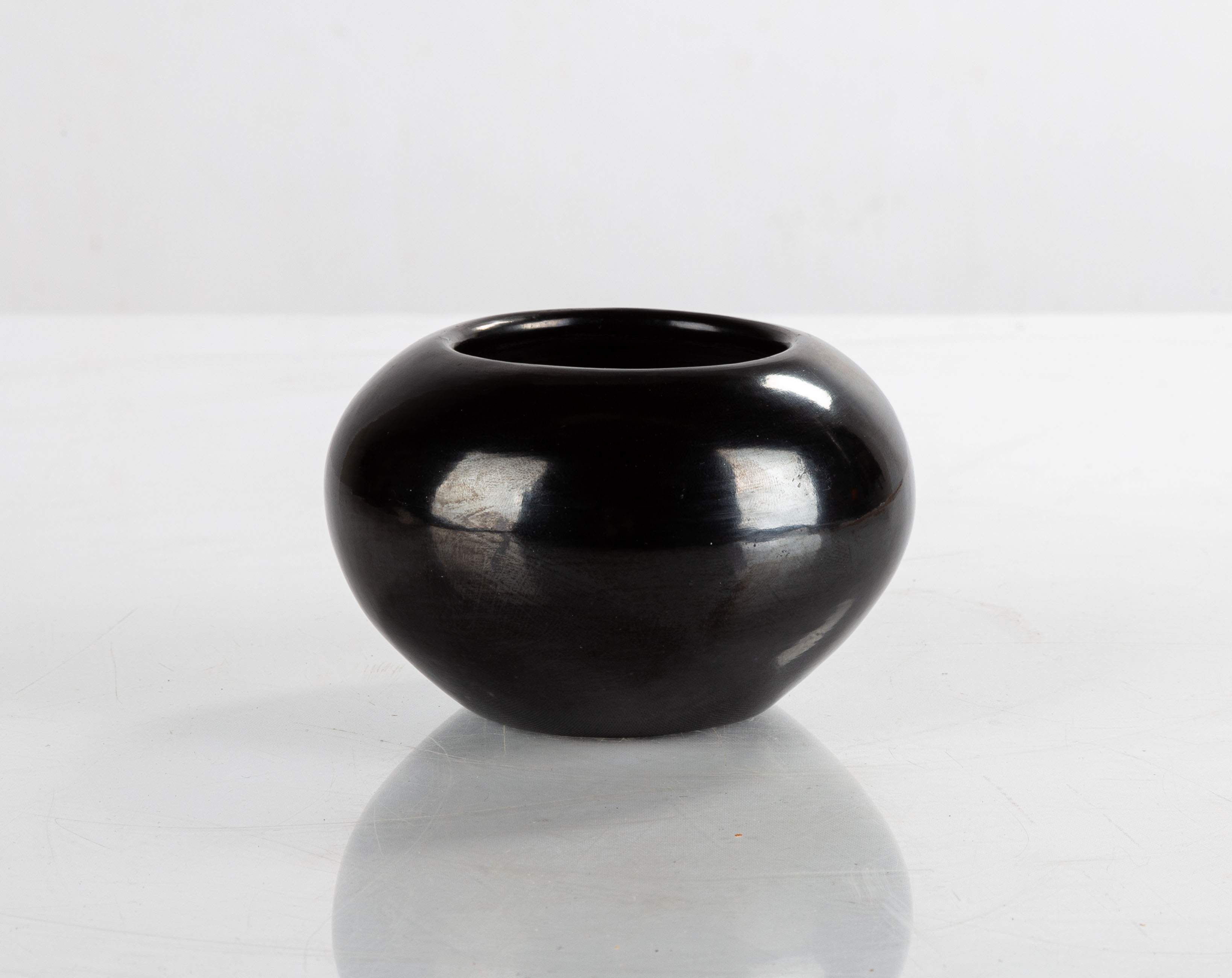 Maria Martinez (Native American, 1887-1980) Vessel Bowl | Cottone Auctions