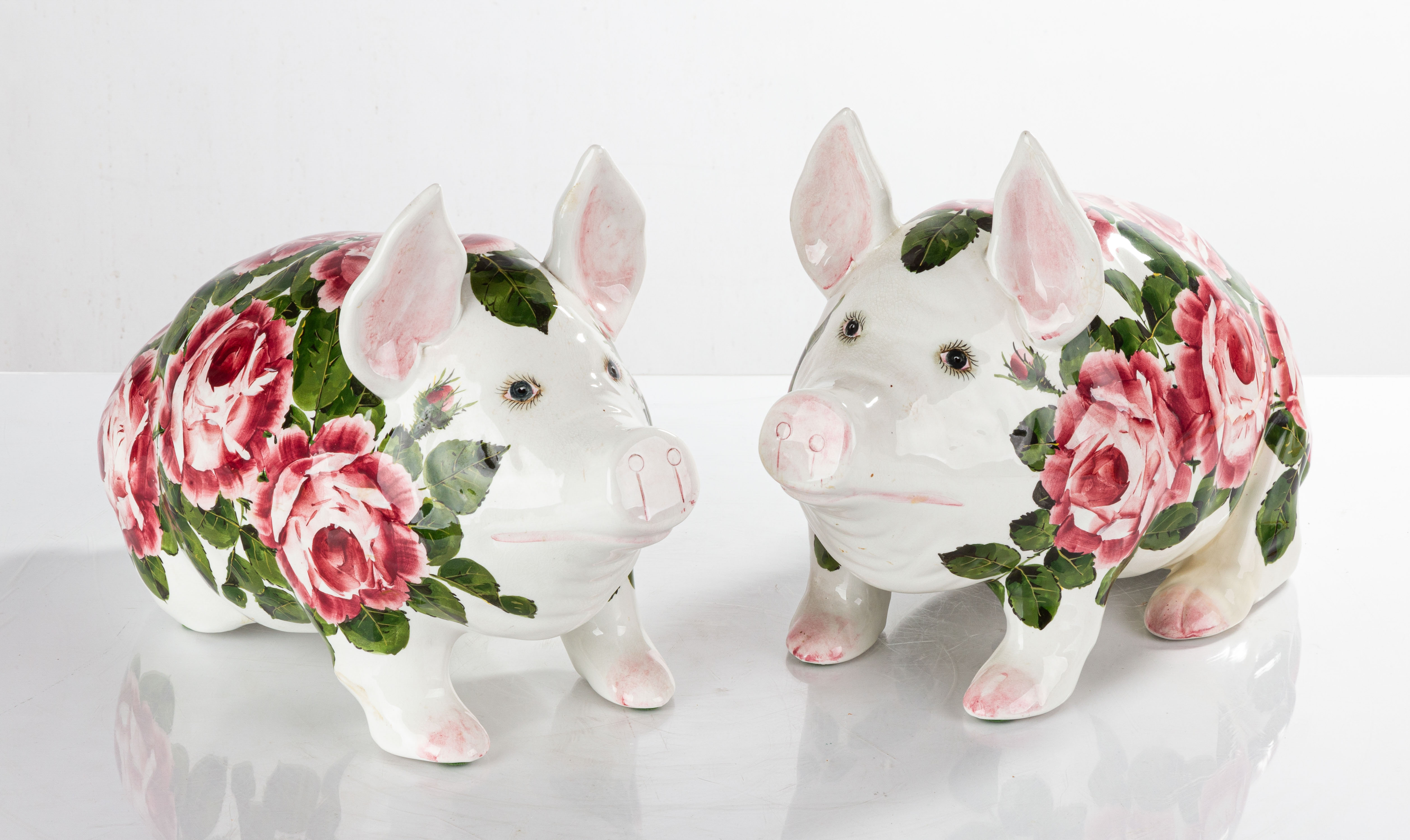 Pair of Large Scottish Wemyss 'Cabbage Roses' Pattern Pigs | Cottone ...
