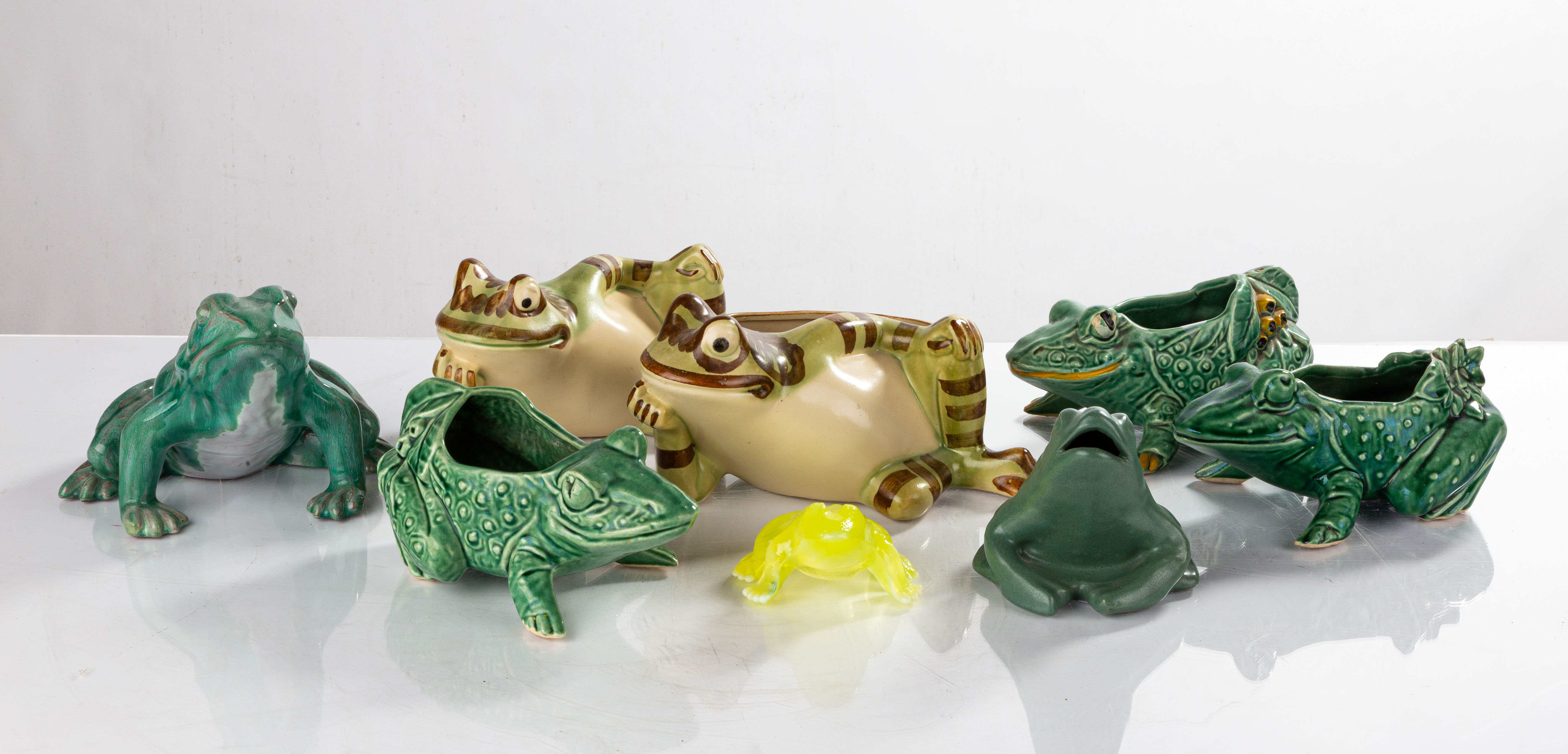 McCoy Art Pottery Frogs | Cottone Auctions