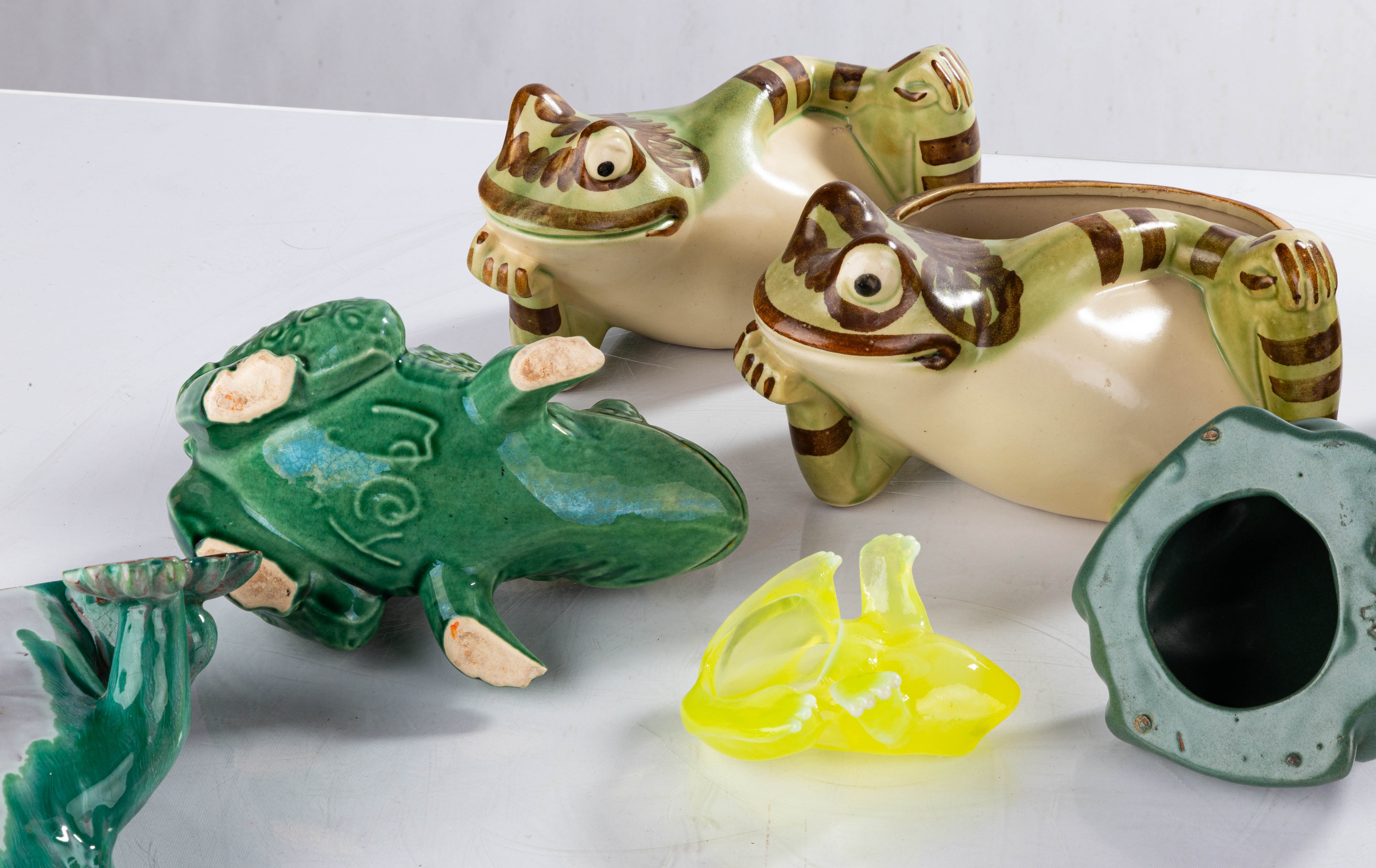 McCoy Art Pottery Frogs | Cottone Auctions