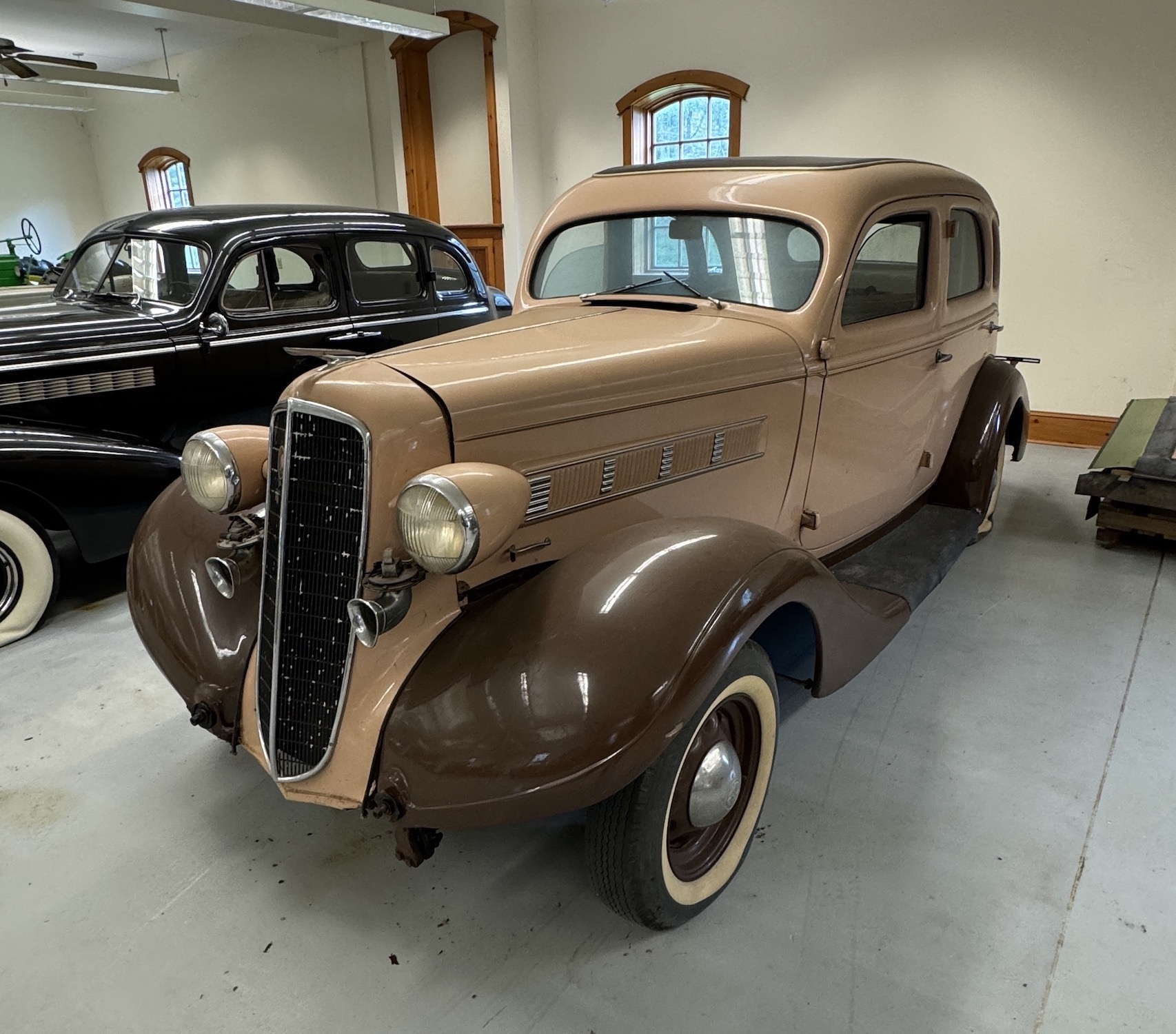 1937 REO Flying Cloud | Cottone Auctions