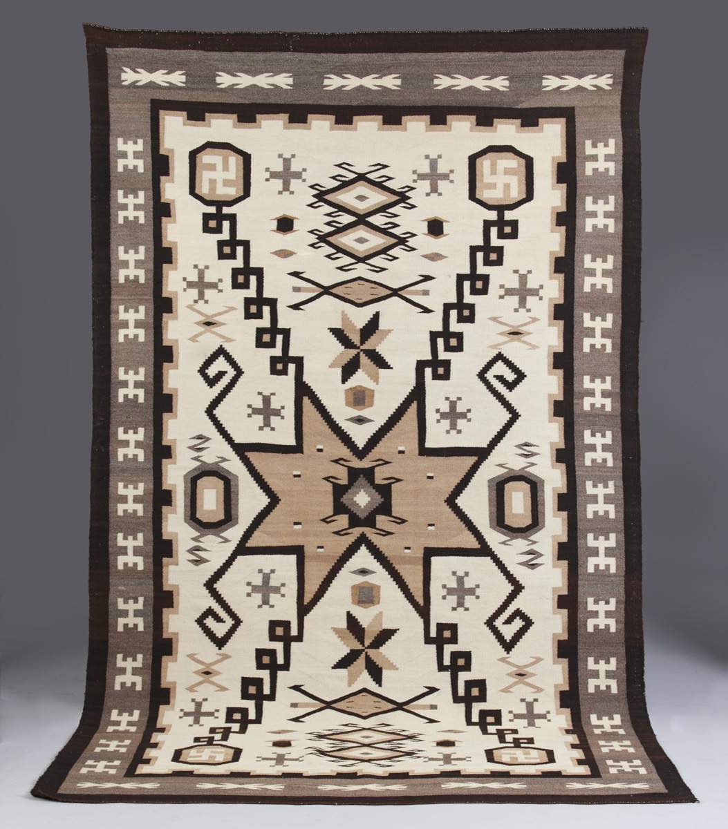 Fine Two Grey Hills Weaving | Cottone Auctions