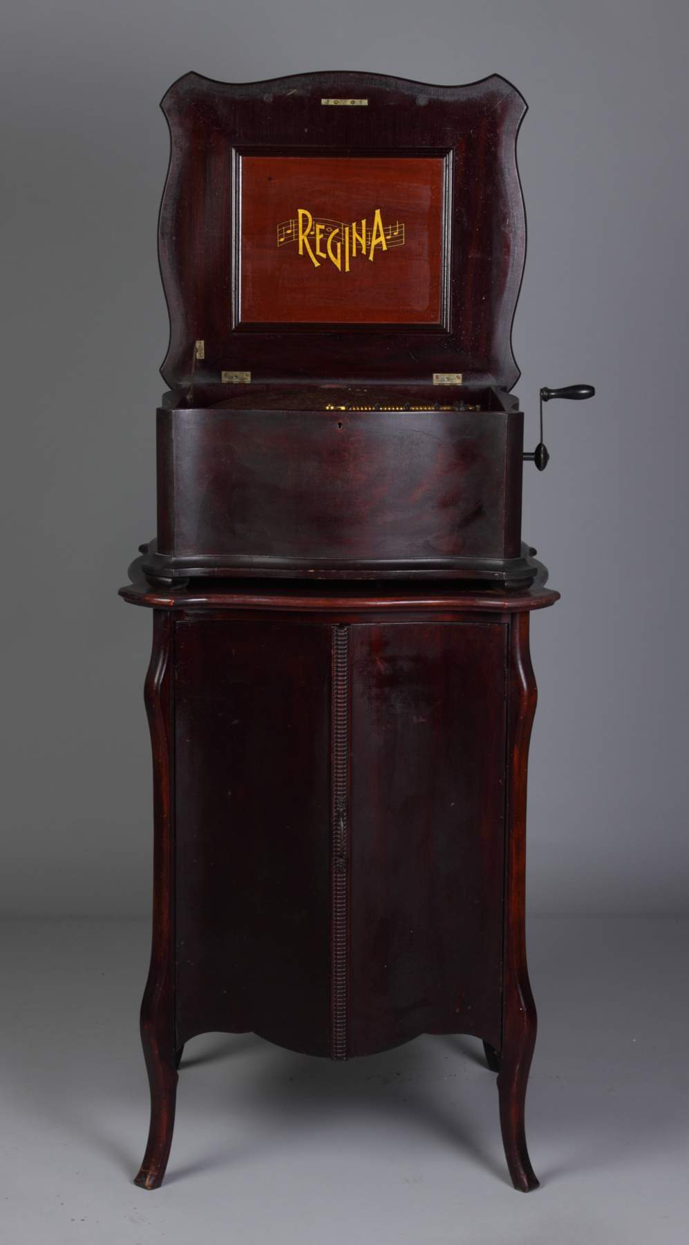 Reginal Double Comb, Short Bed Plate Music Box | Cottone Auctions