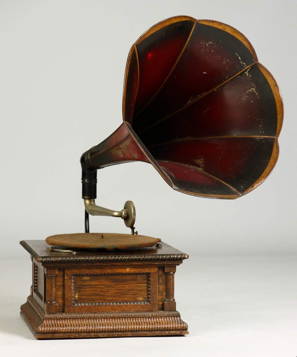 Disc Graphophone | Cottone Auctions
