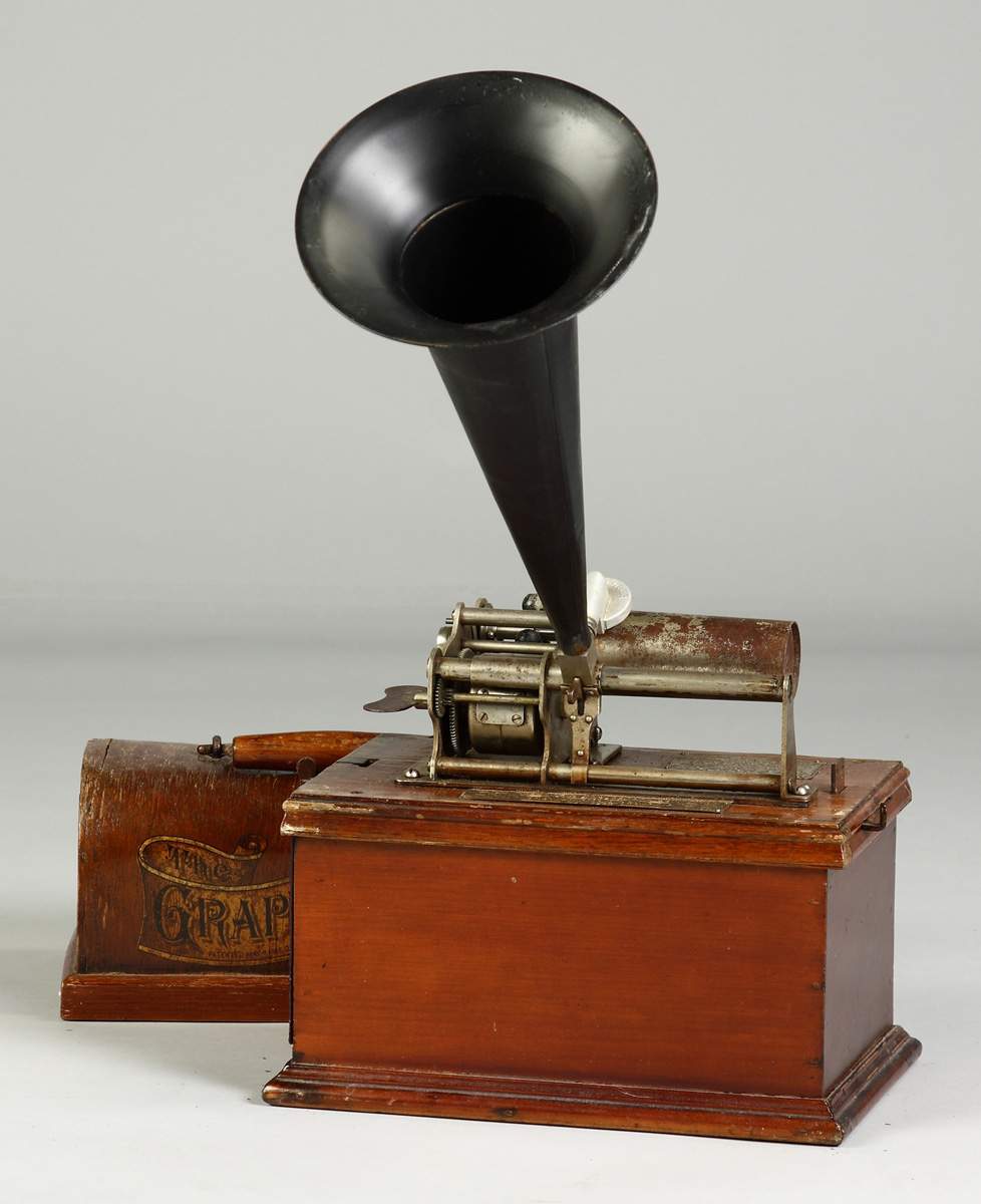 Unusual Eagle Graphophone Type 'B' | Cottone Auctions