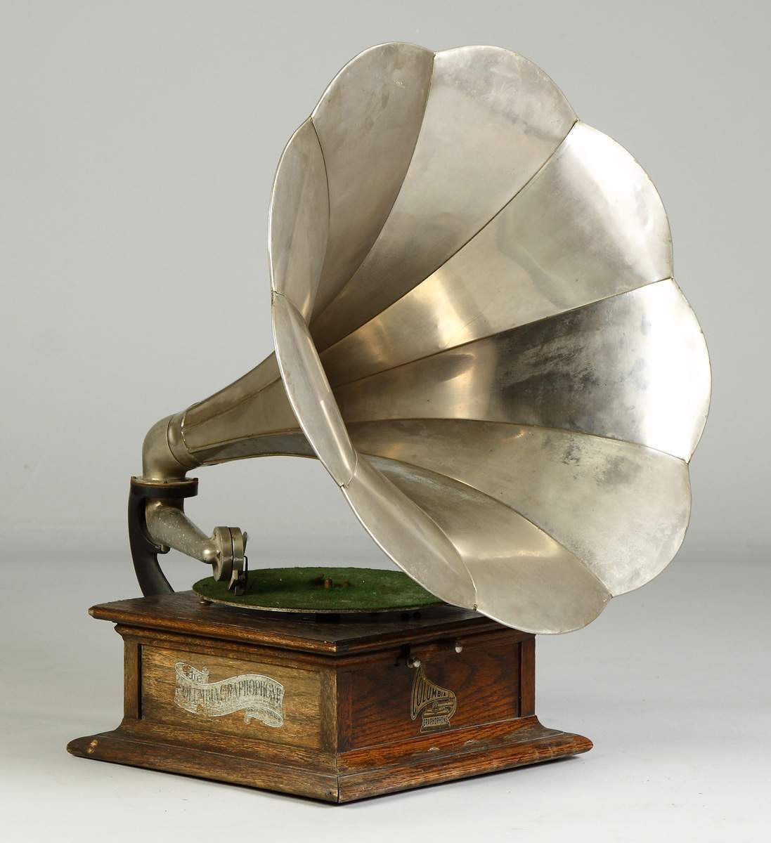 Columbia Disc Graphophone Type 'BN' | Cottone Auctions