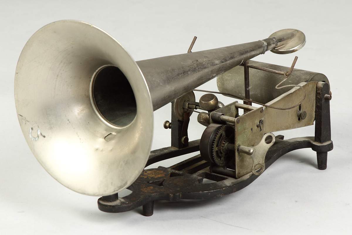 Puck Phonograph | Cottone Auctions
