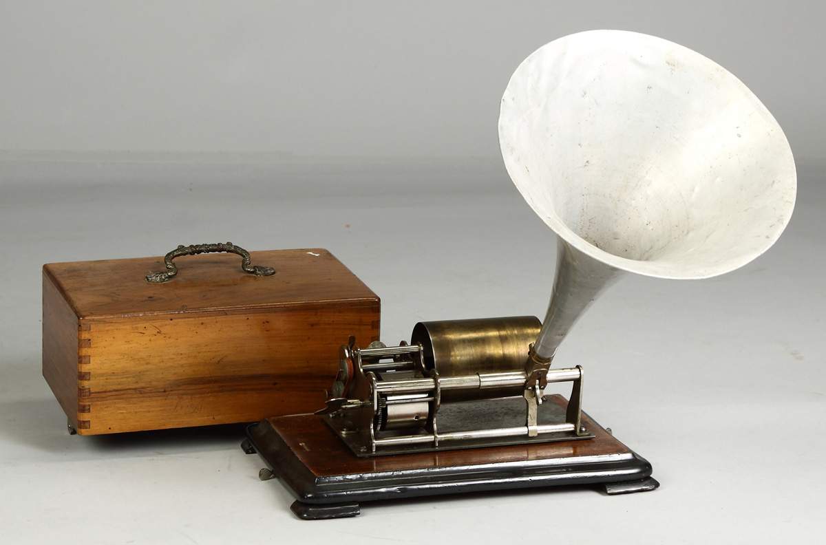 Musica "Openworks" Phonograph | Cottone Auctions