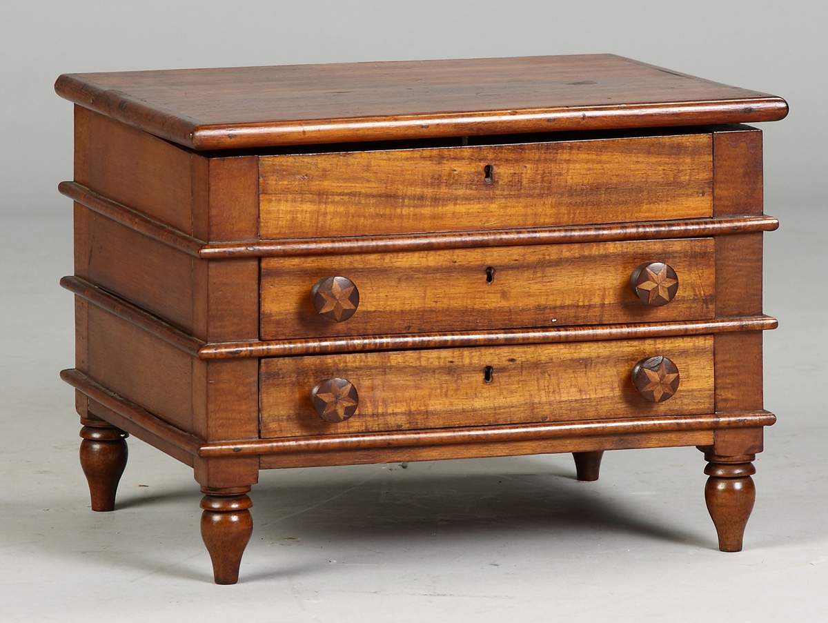 Sheraton Mahogany & Curly Maple Drawer Unit | Cottone Auctions