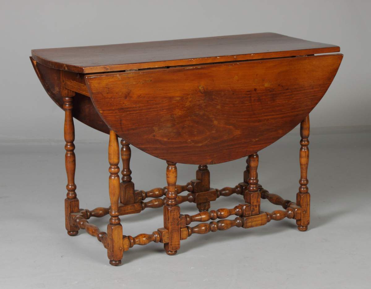 Early New England Gate Leg Table | Cottone Auctions