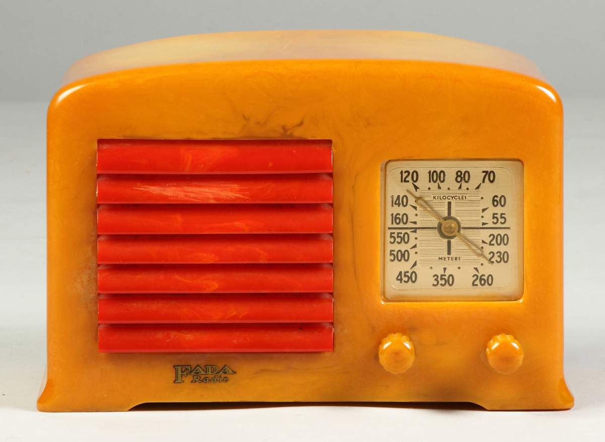 Fada 53 Catalin Bakelite Tube Radio | Cottone Auctions