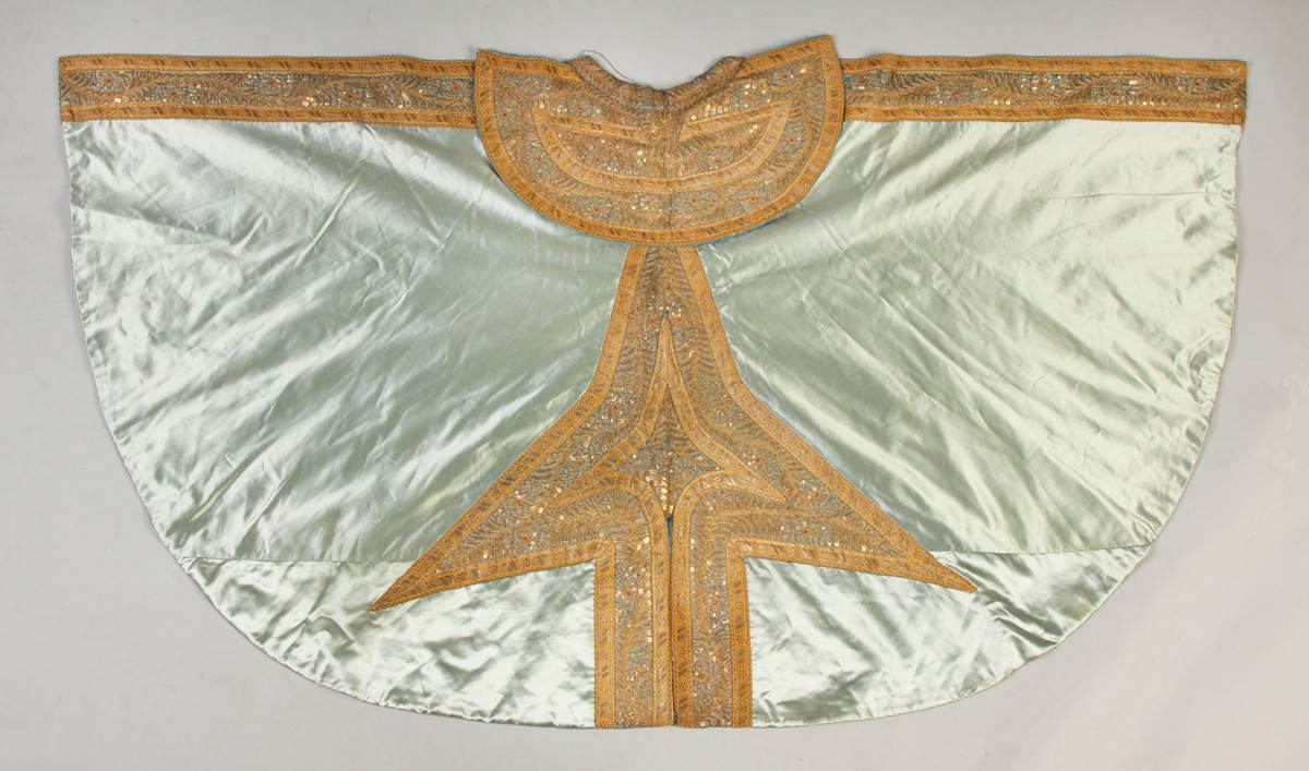 Russian Imperial Embroidered Cape | Cottone Auctions