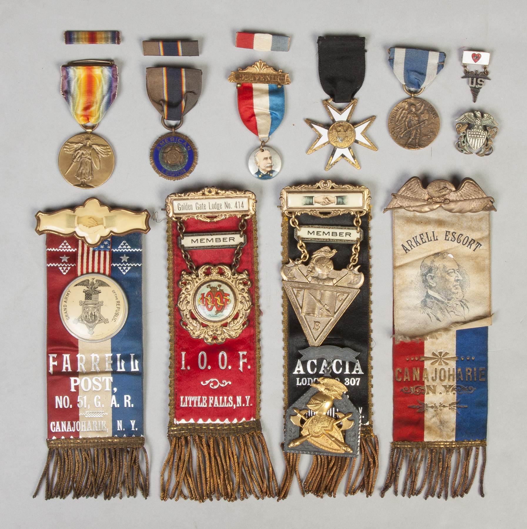 Various Ribbons & Awards | Cottone Auctions