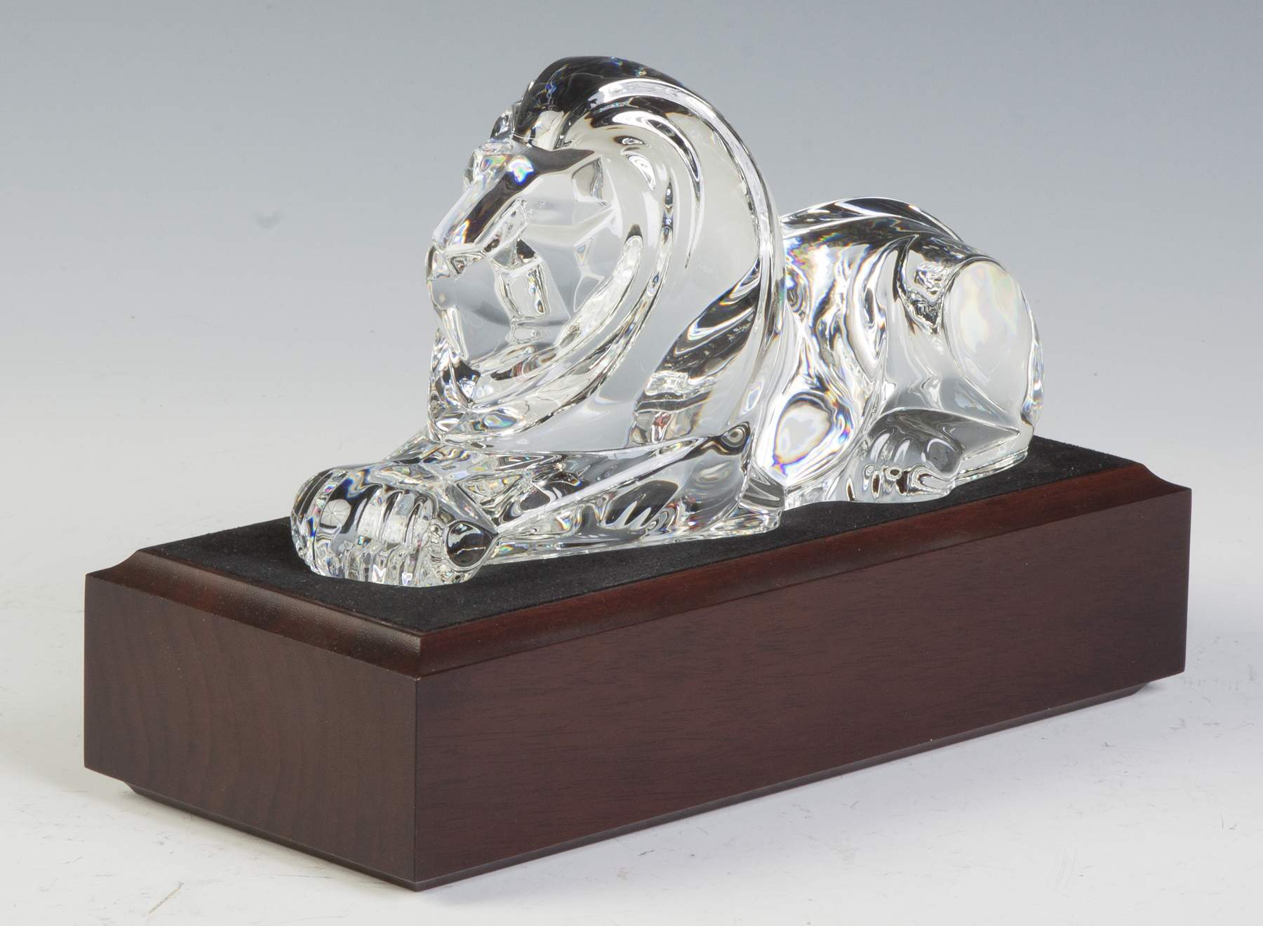 Steuben Crystal Lion | Cottone Auctions