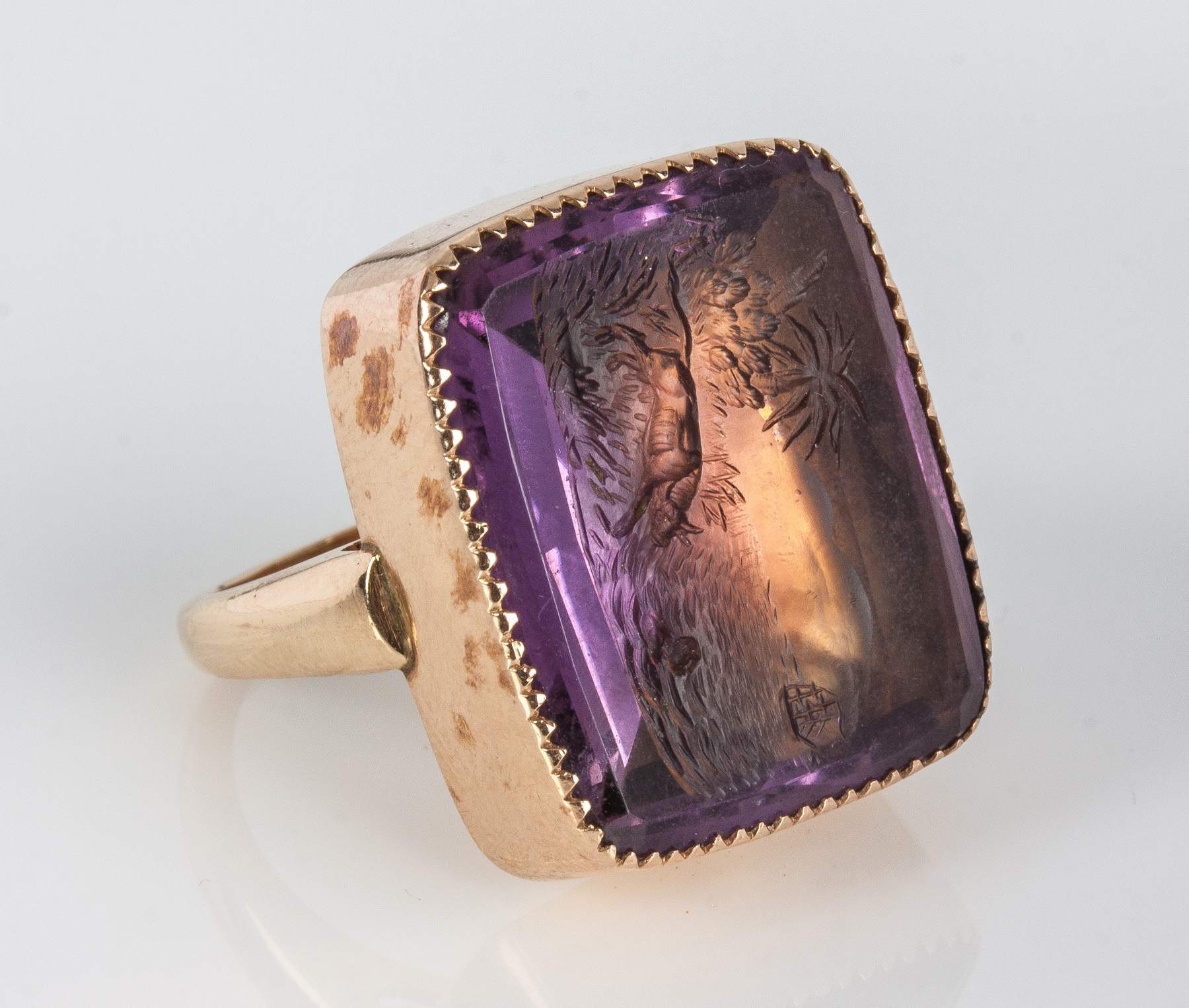 14K Gold & Engraved Amethyst Ring | Cottone Auctions
