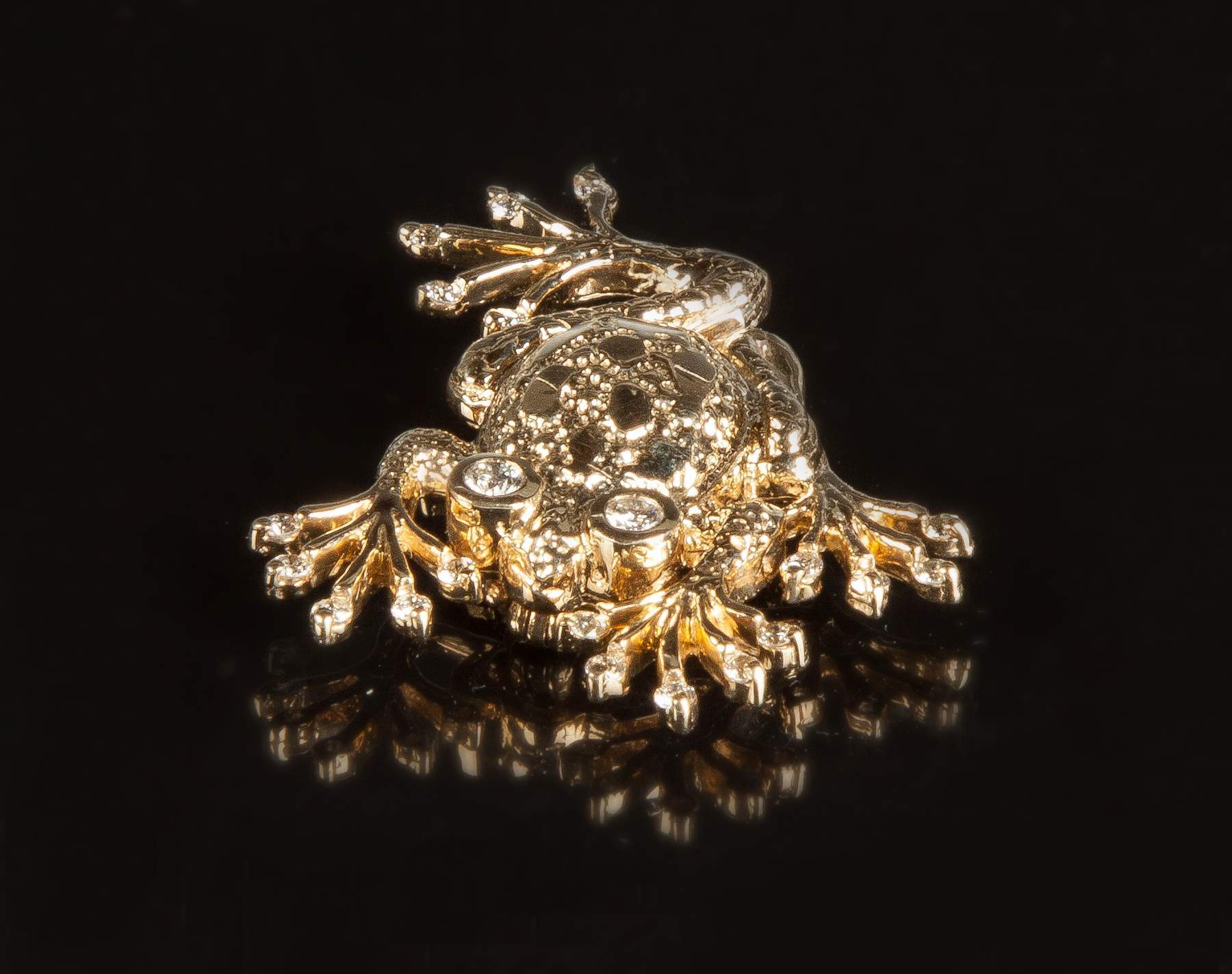 14K Gold & Diamond Frog Pin | Cottone Auctions